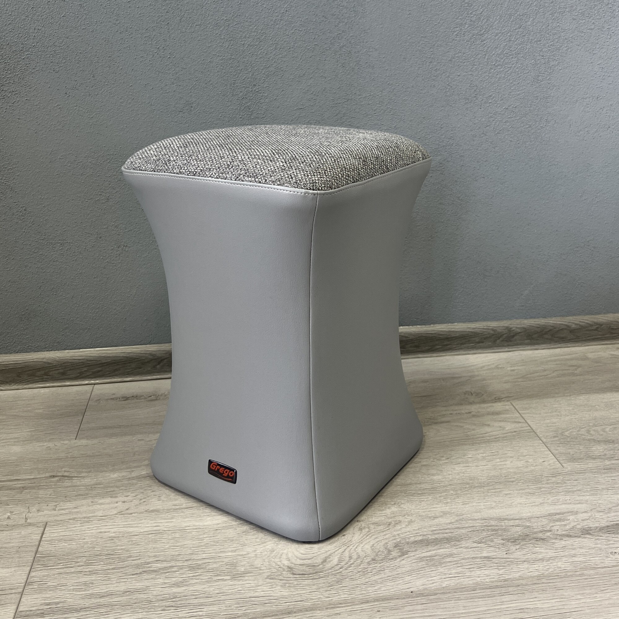 Taburet universal Grego SKY, piele ecologica, 32x32x47 cm, gri - eMAG.ro