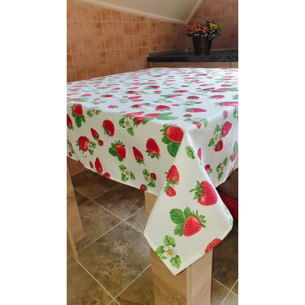 Fata masa 140x140 cm capsuni - eMAG.ro