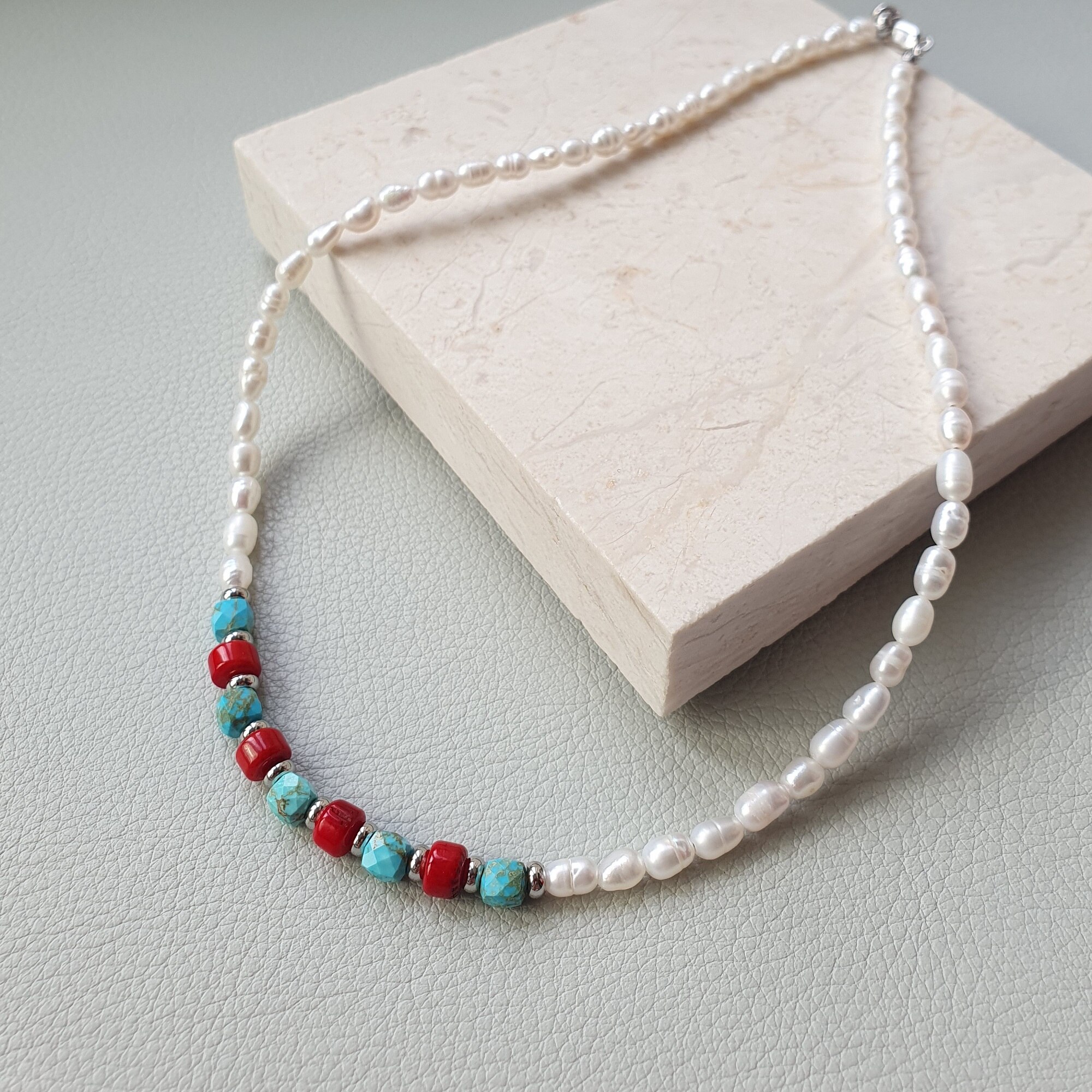 Colier din perle de cultura bob, turcoaz si coral rosu cu accesorii din ...