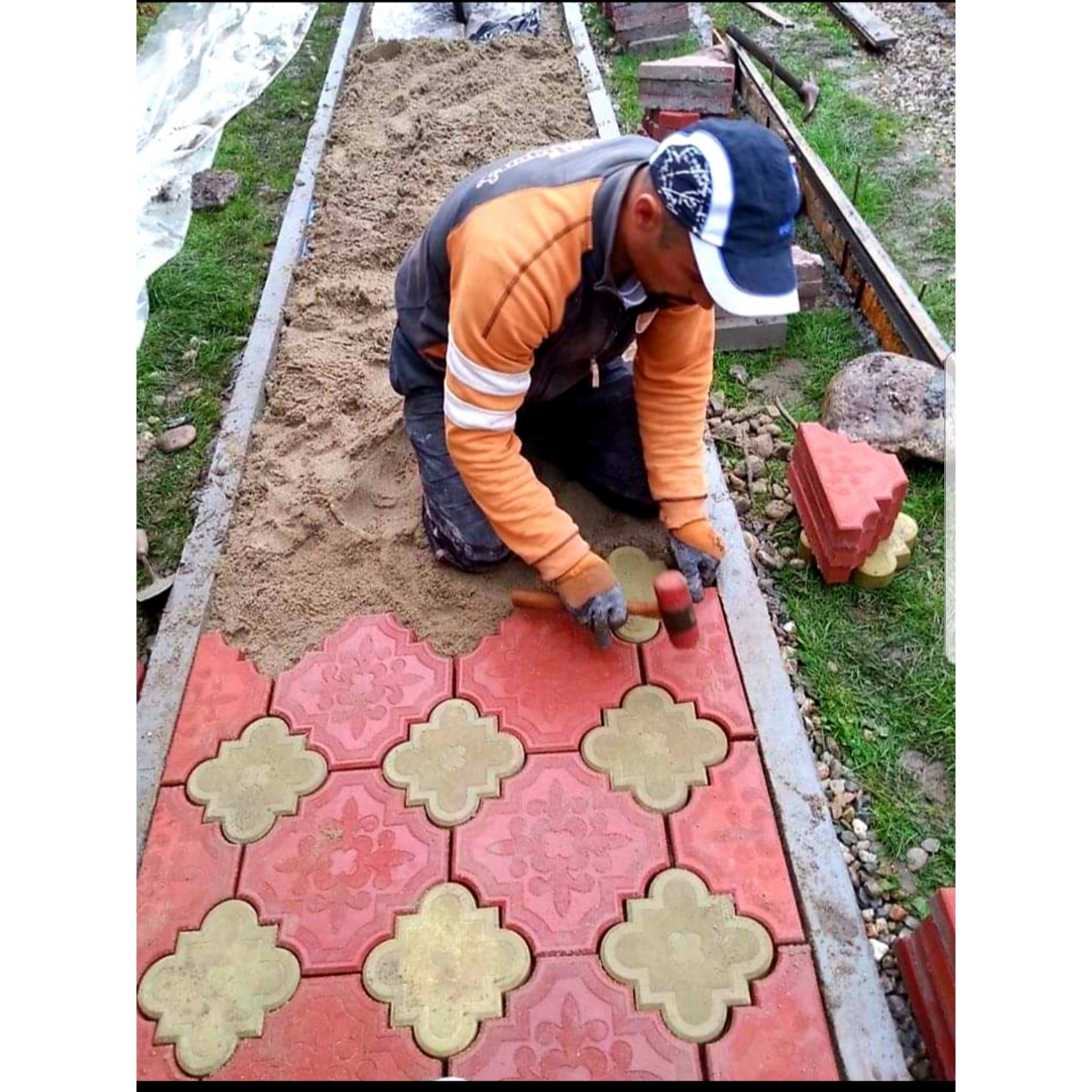 Set 30 matrite pavaj si o bordura si 1 rigola 2 jumatati, Model Floare ...