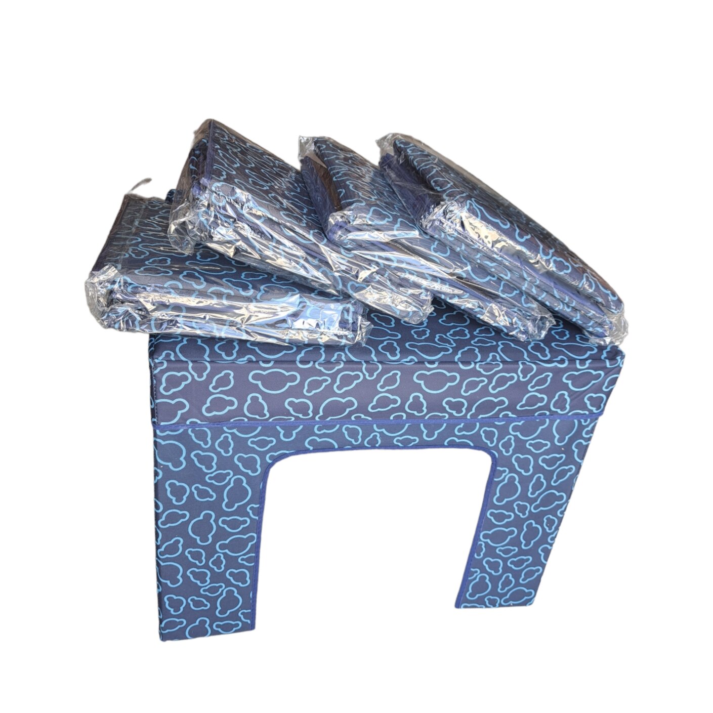 Set masa 60 x 60 x 48 cm + 4 scaune pliabile, 31 x 31 x 31 cm, in ...