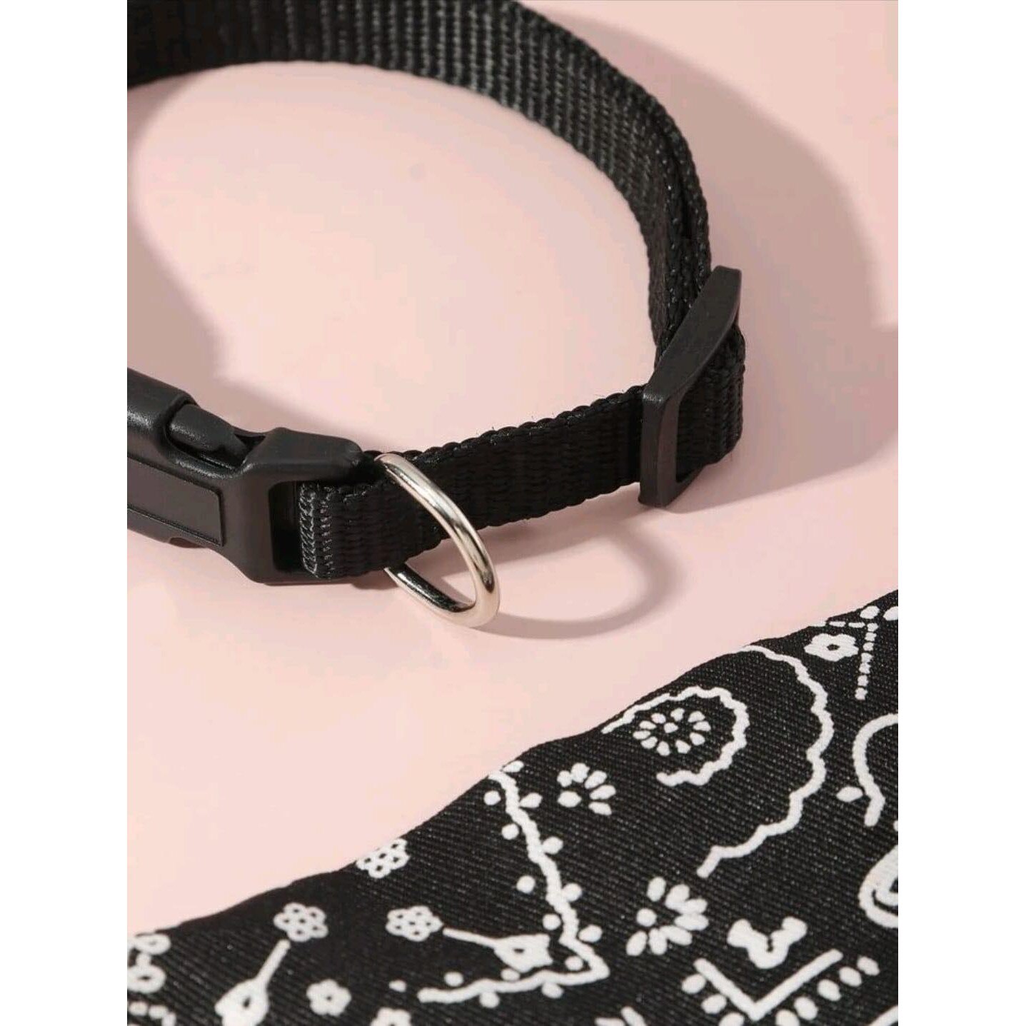 Zgarda tip bandana, pentru caini si pisici de talie mica/medie ...