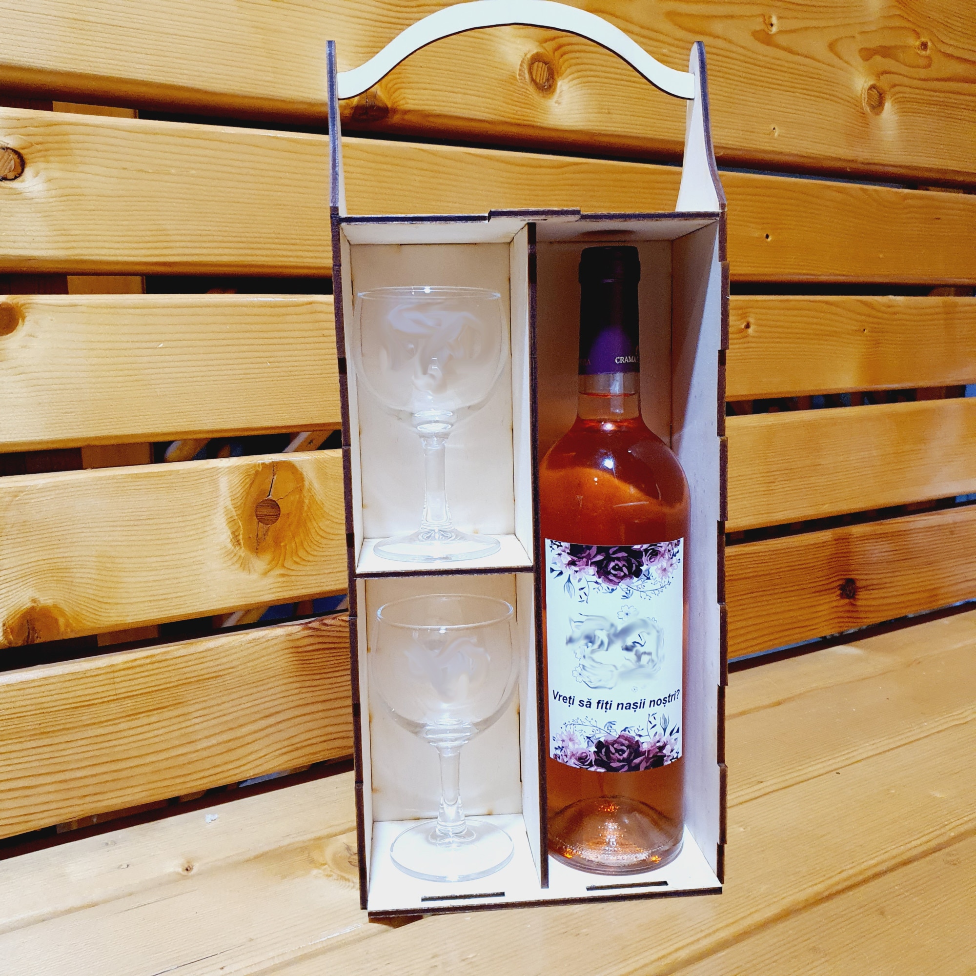 Cutie Vin personalizata cu mesaj "Vreti sa fiti nasii nostri?", Lemn ...