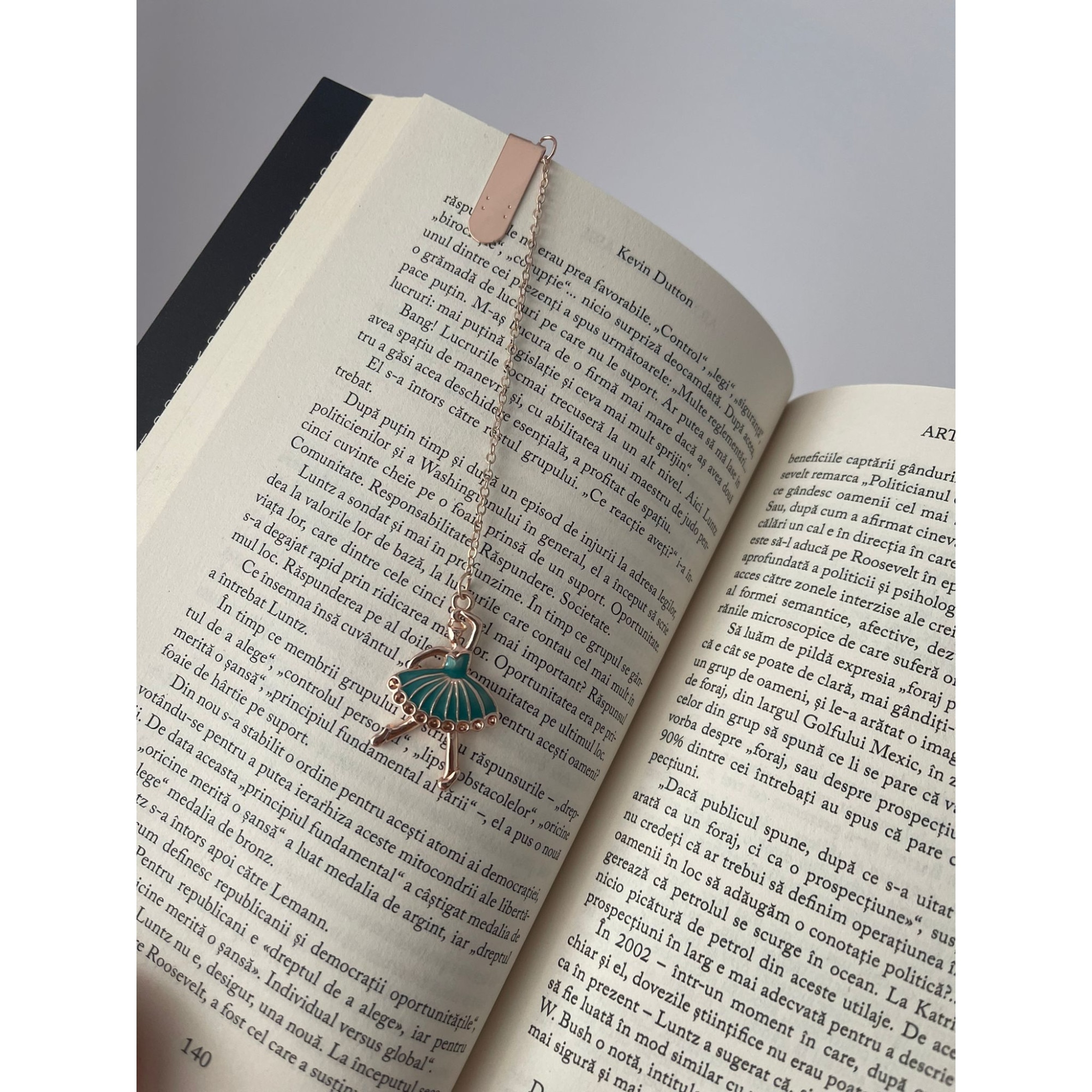 Semn de carte metalic cu lant, Tip Clips, Balerina albastra - eMAG.ro