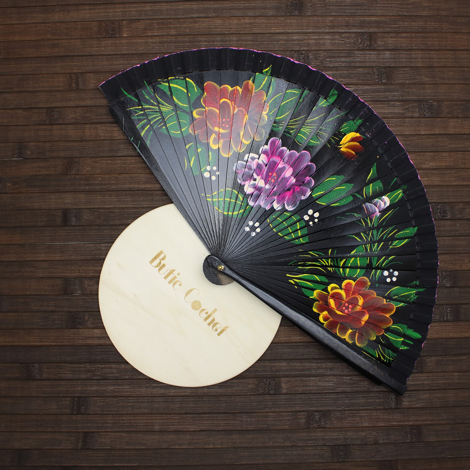 Evantai pliabil, din lemn, Buticcochet, cu model floral pictat, 23 cm ...