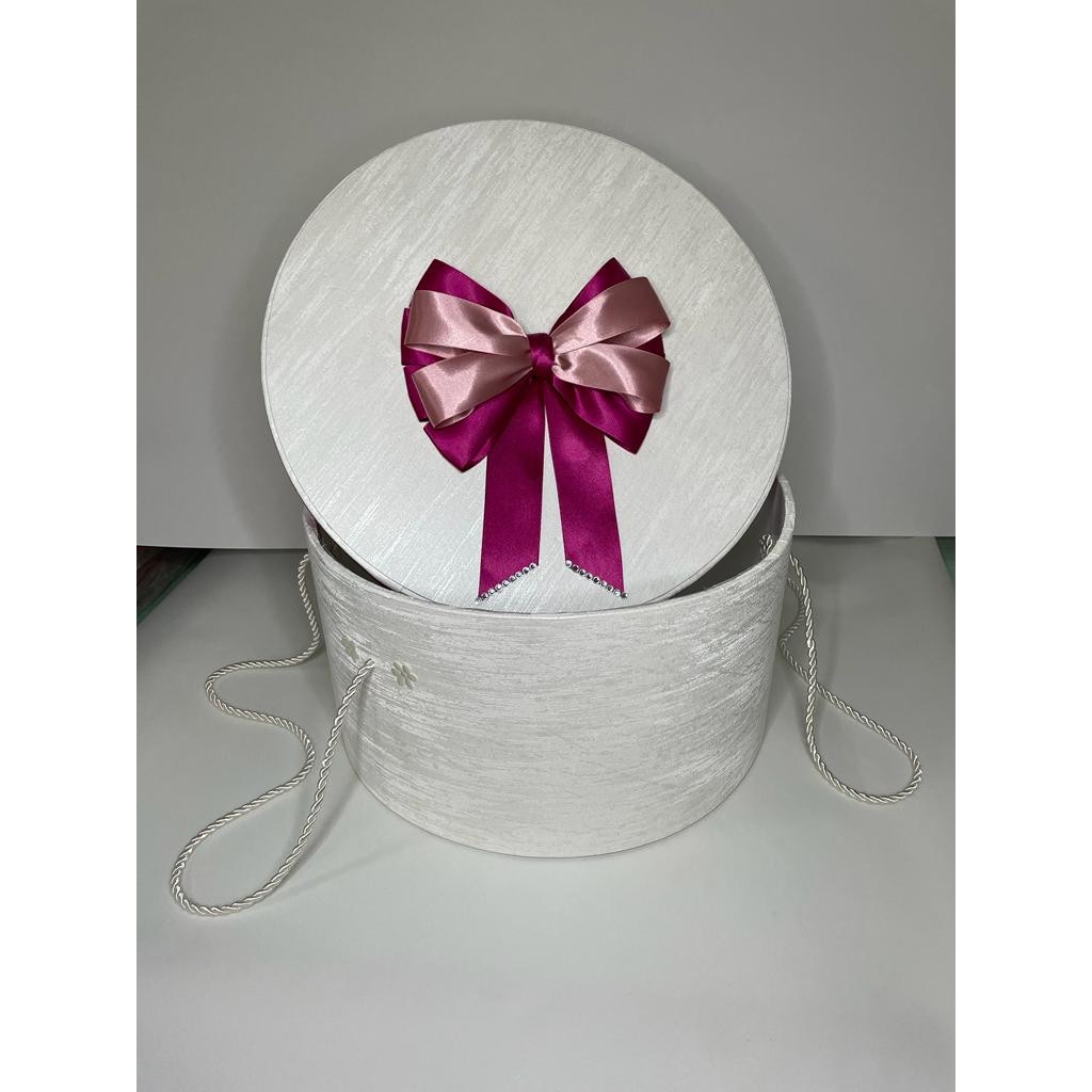 Cufar botez, alb si roz cu fundita, diametru 37 cm - eMAG.ro