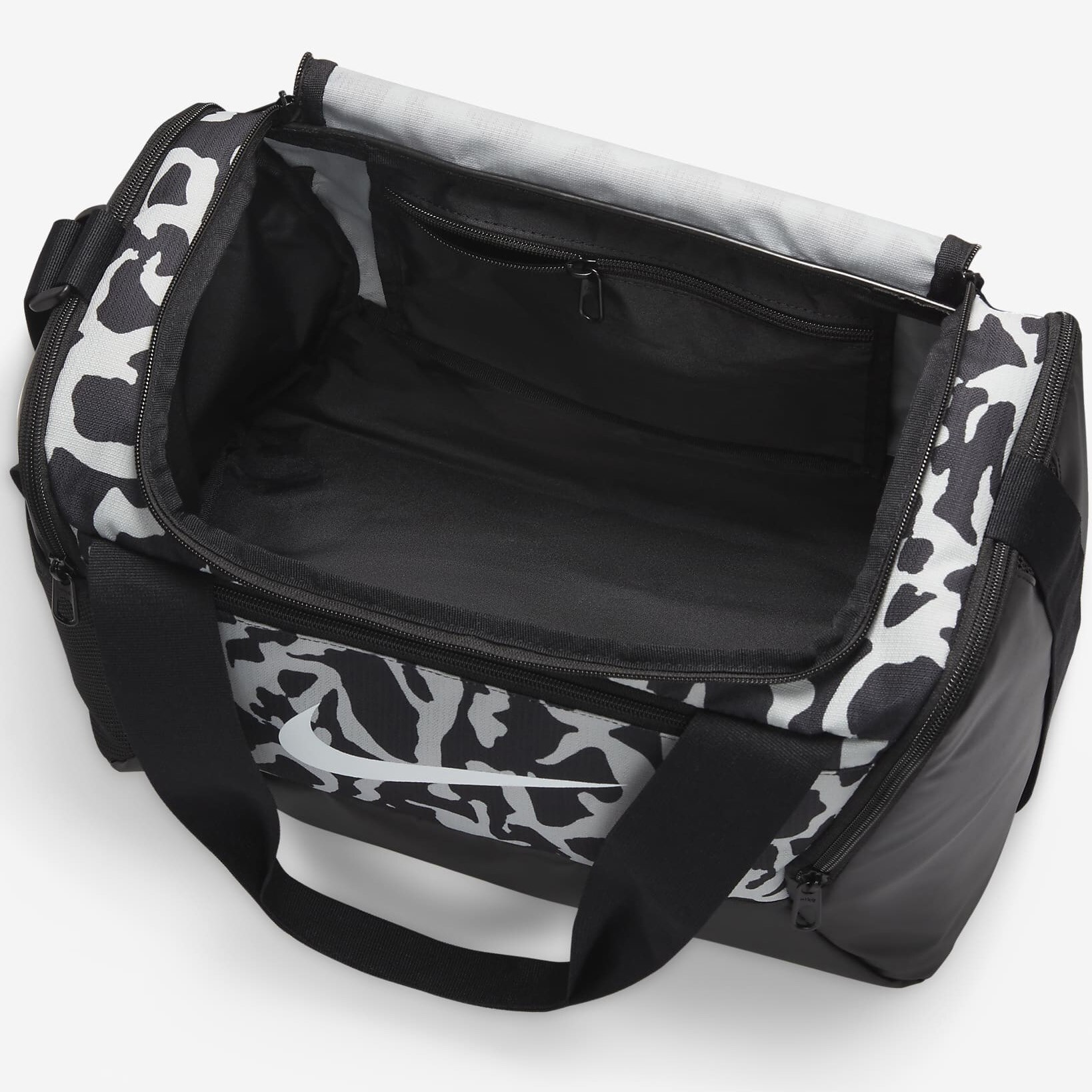 Geanta sport Nike Brasilia AOP 9.5 Extra Small, 25litri, negru/alb ...