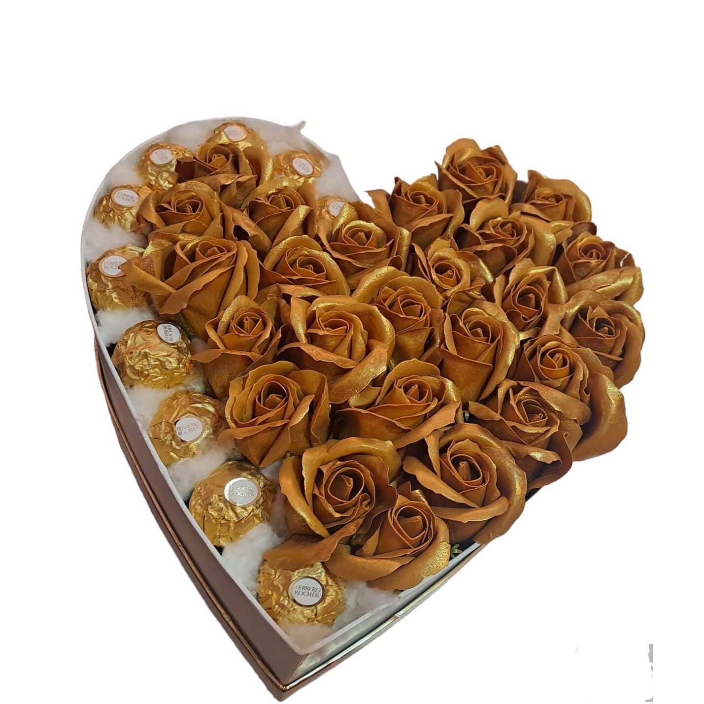 Inima cu trandafiri aurii si bomboane ferrero - eMAG.ro