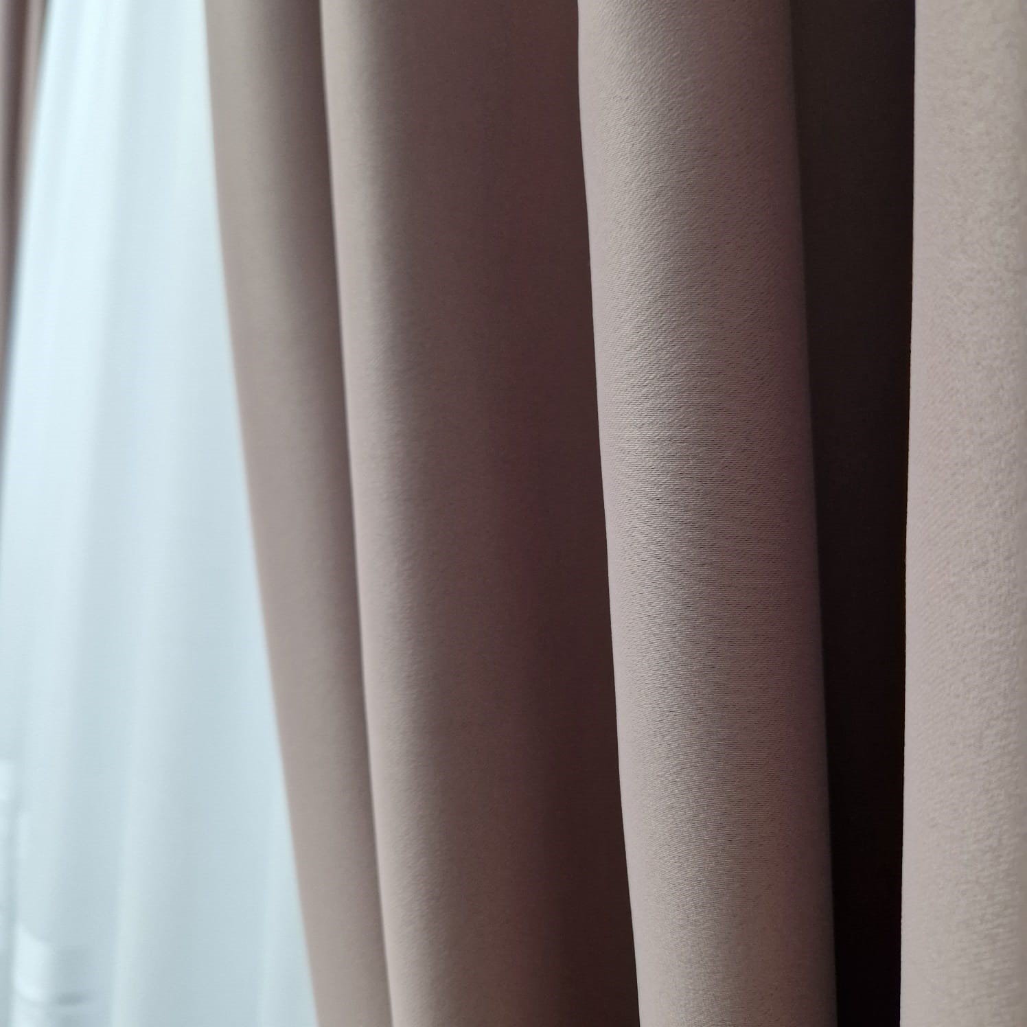 Draperie Blackout Uni Roz prafuit cu rejansa pentru sina 2 buc x 100 x ...