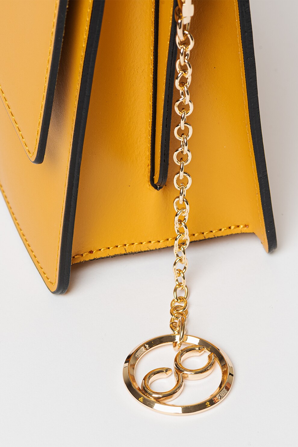 Chiara Canotti, Bőr válltáska logórátéttel, Okkersárga - eMAG.hu