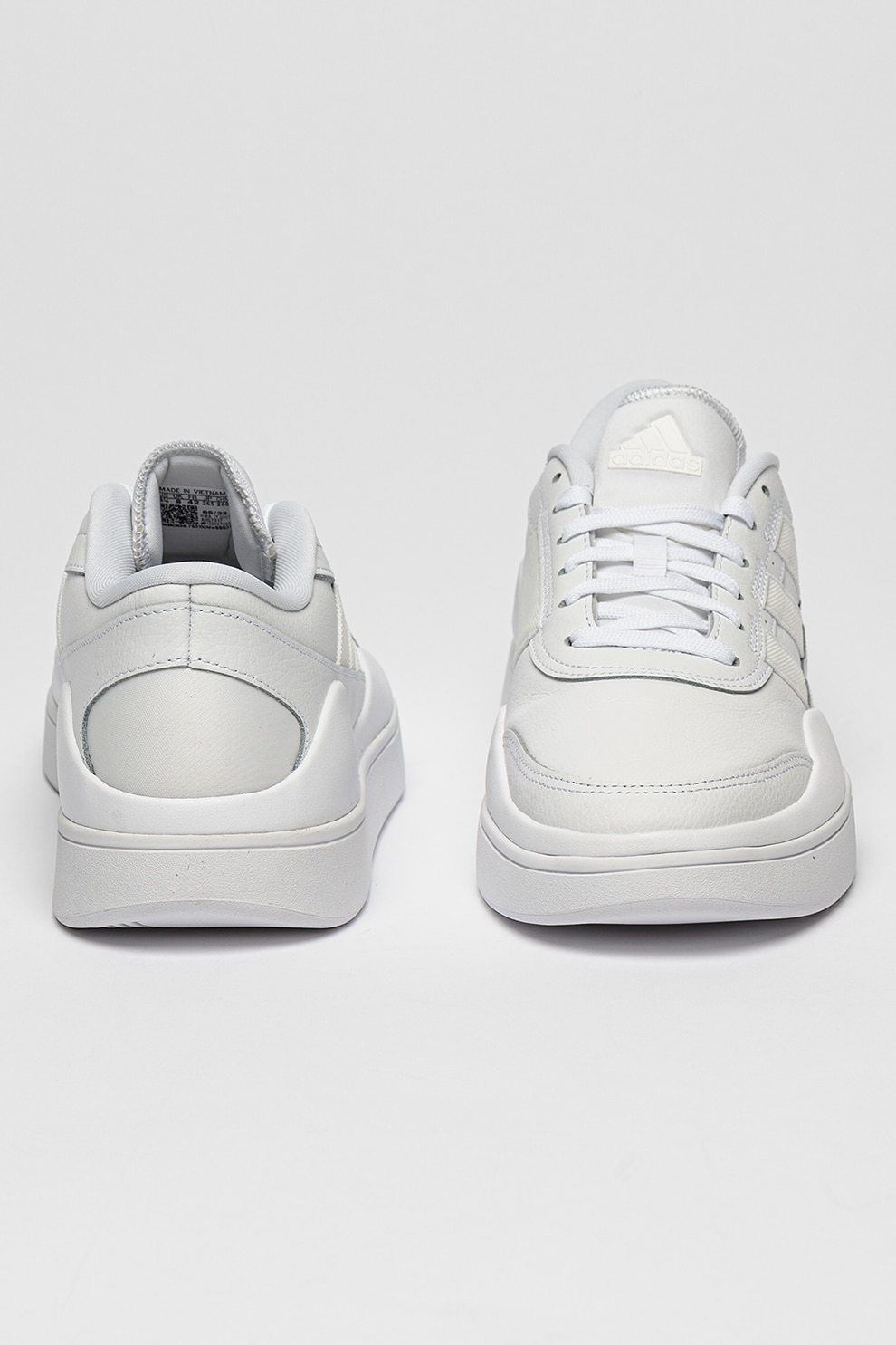 adidas Sportswear, Кожени спортни обувки с лого Osade, Бели, 8 - eMAG.bg