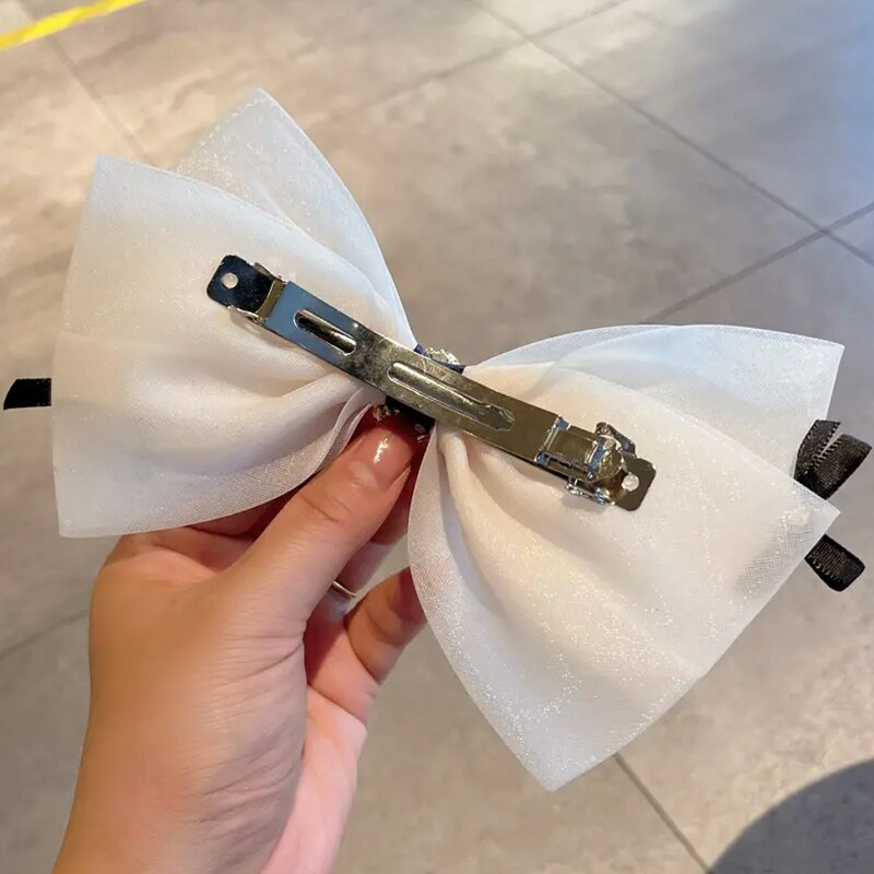 Clama de par, model vintage, accesorizata cu funda eleganta si detaliu ...