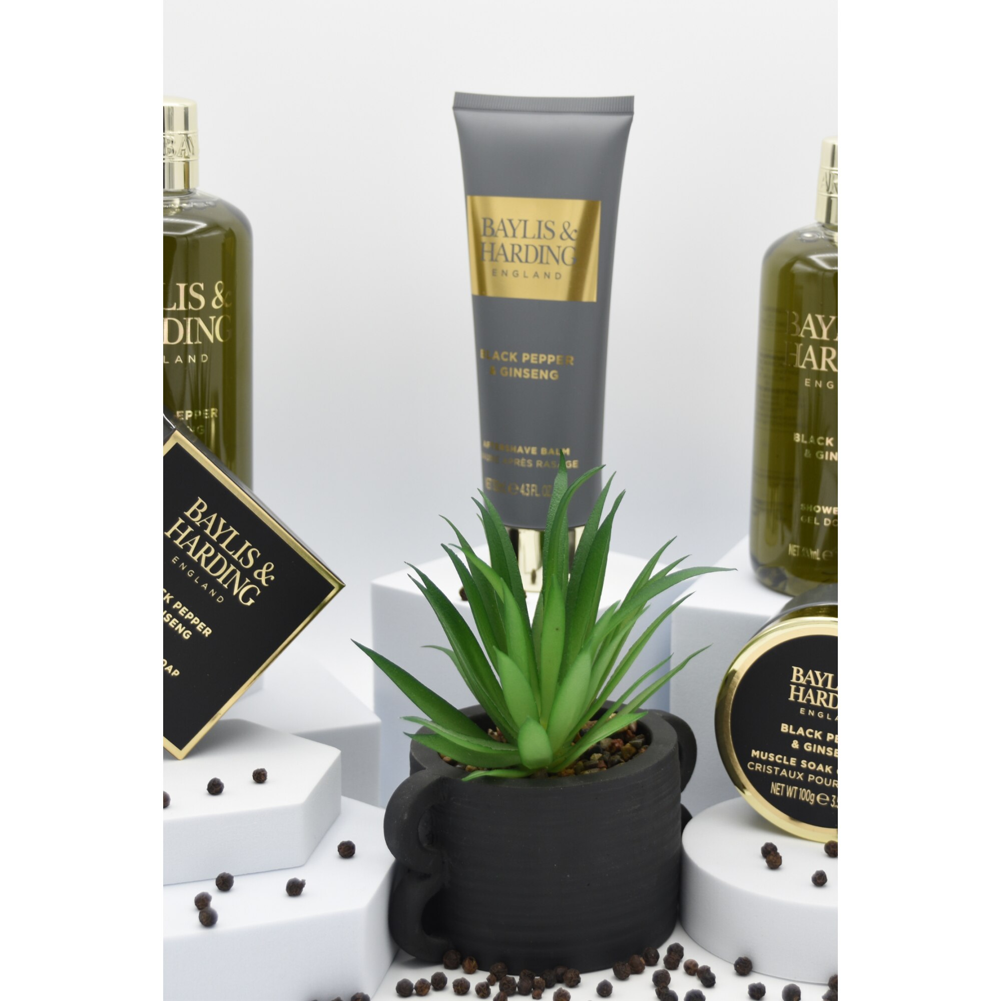 Set 5 Piese Baylis & Harding, Barbati, Gel Baie Si Dus 300 ml, Sampon ...
