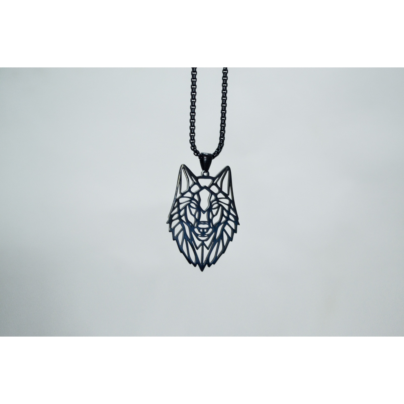 Lantisor cu pandantiv cap de Lup Geometric - eMAG.ro