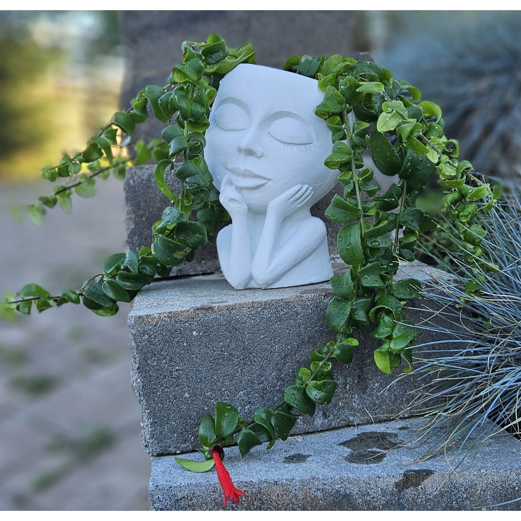 Ghiveci decorativ statueta Flower Girl, ceramica, Alb, 19 cm - eMAG.ro