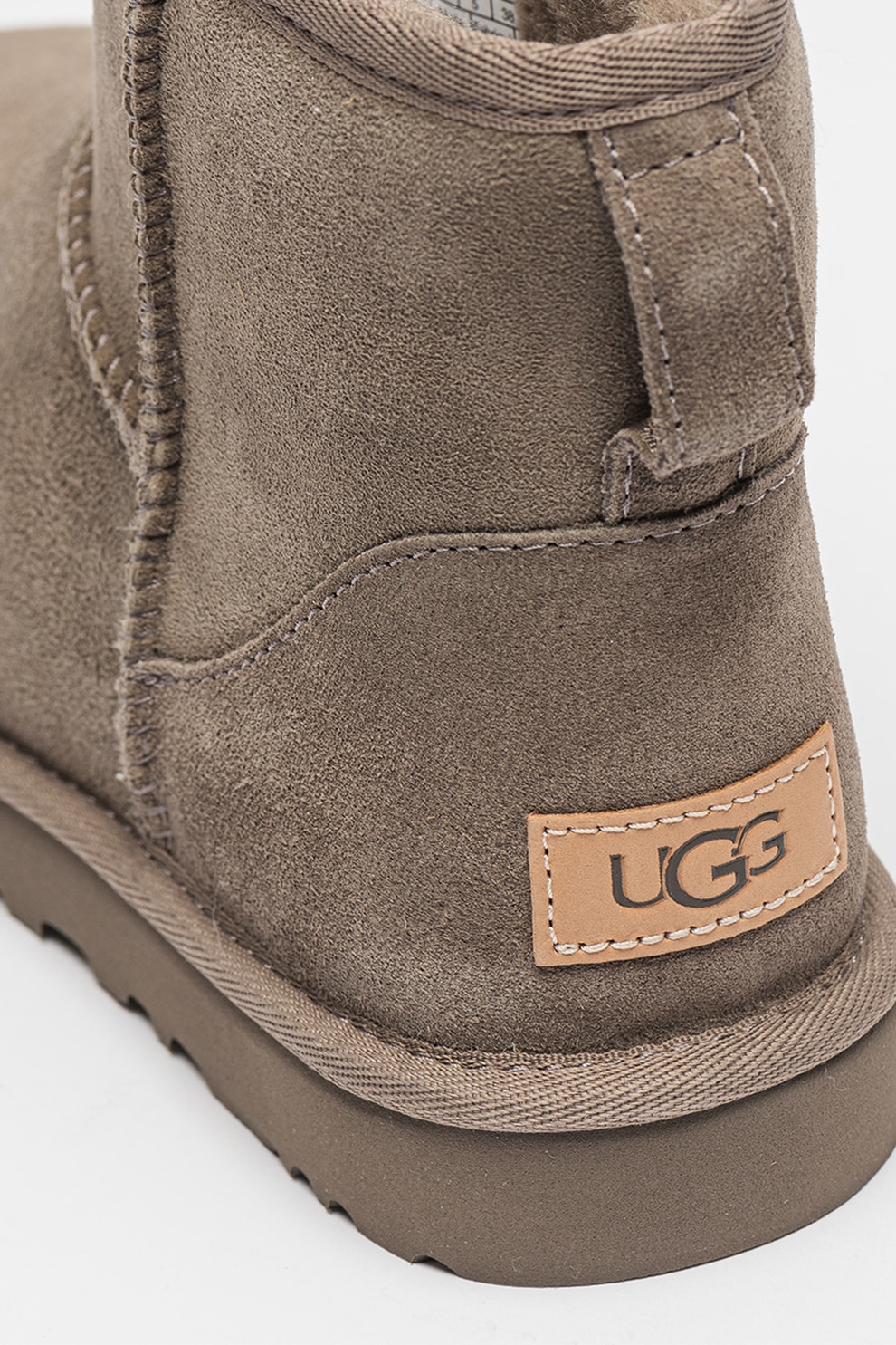 UGG, Ghete slip-on rezistente la apa din piele intoarsa Classic Mini II ...
