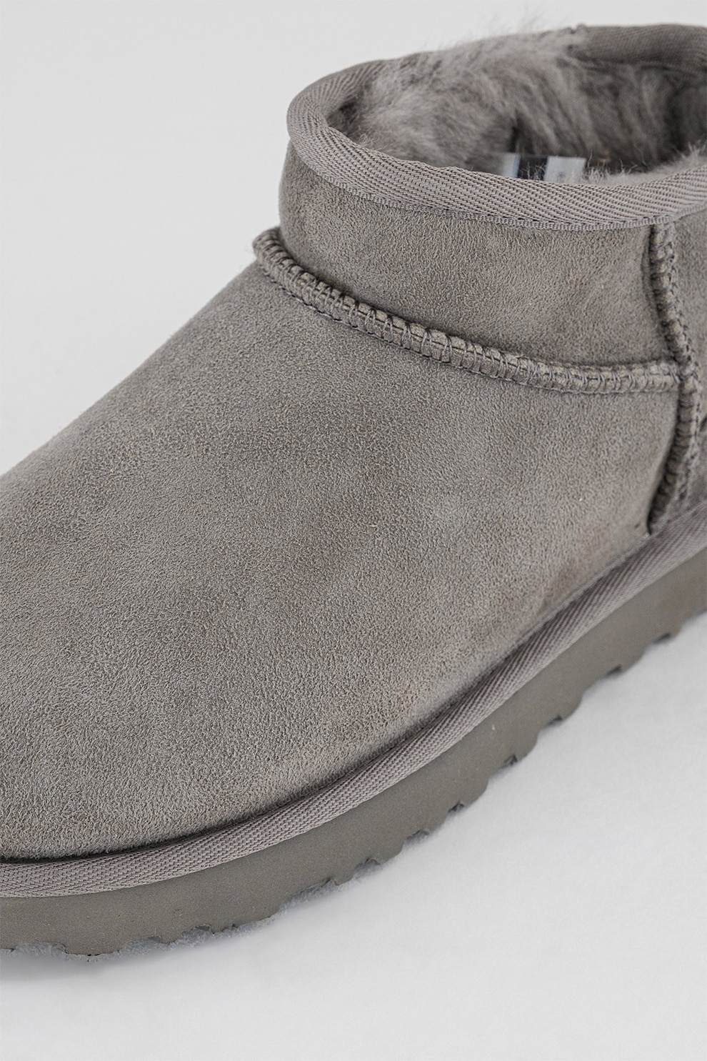 UGG, Ghete slip-on de piele intoarsa cu finisaj rezistent la apa ...
