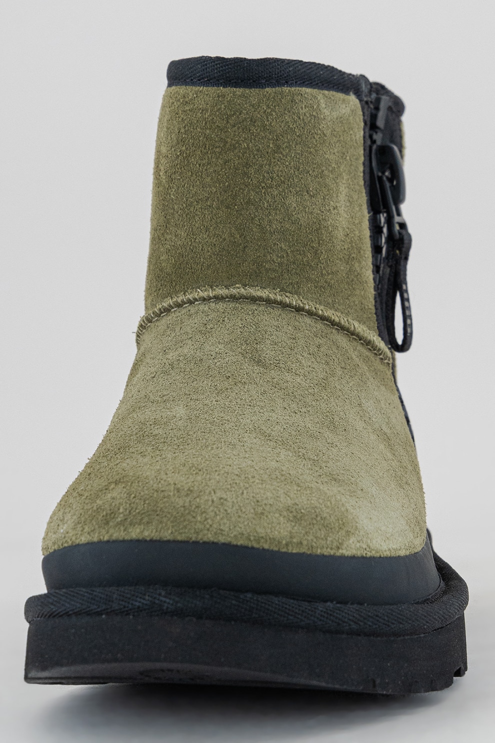 UGG, Ghete din piele intoarsa cu fermoar - eMAG.ro