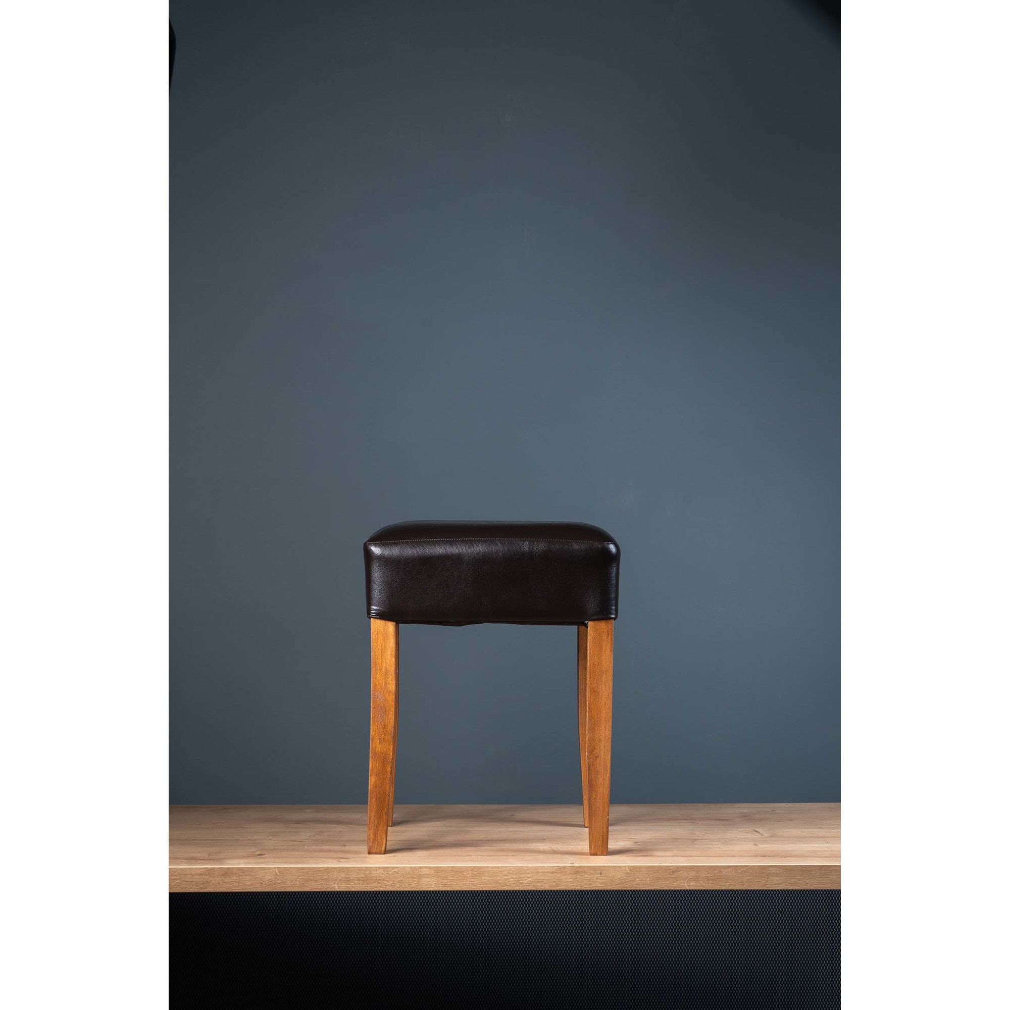 Taburet din lemn masiv tapitat, 48 cm - eMAG.ro