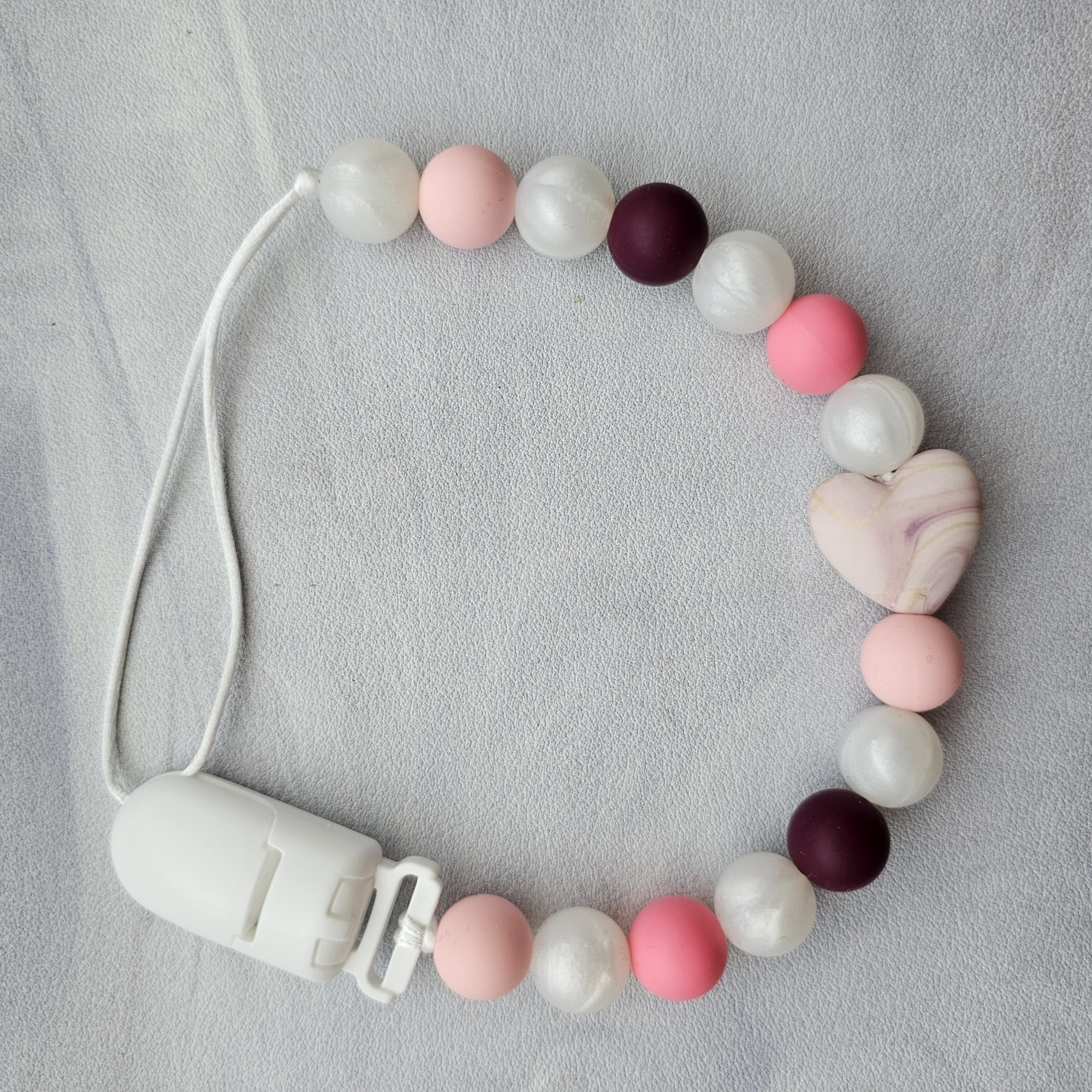 Lantisor pentru suzeta din silicon alimentar, Inima roz - eMAG.ro