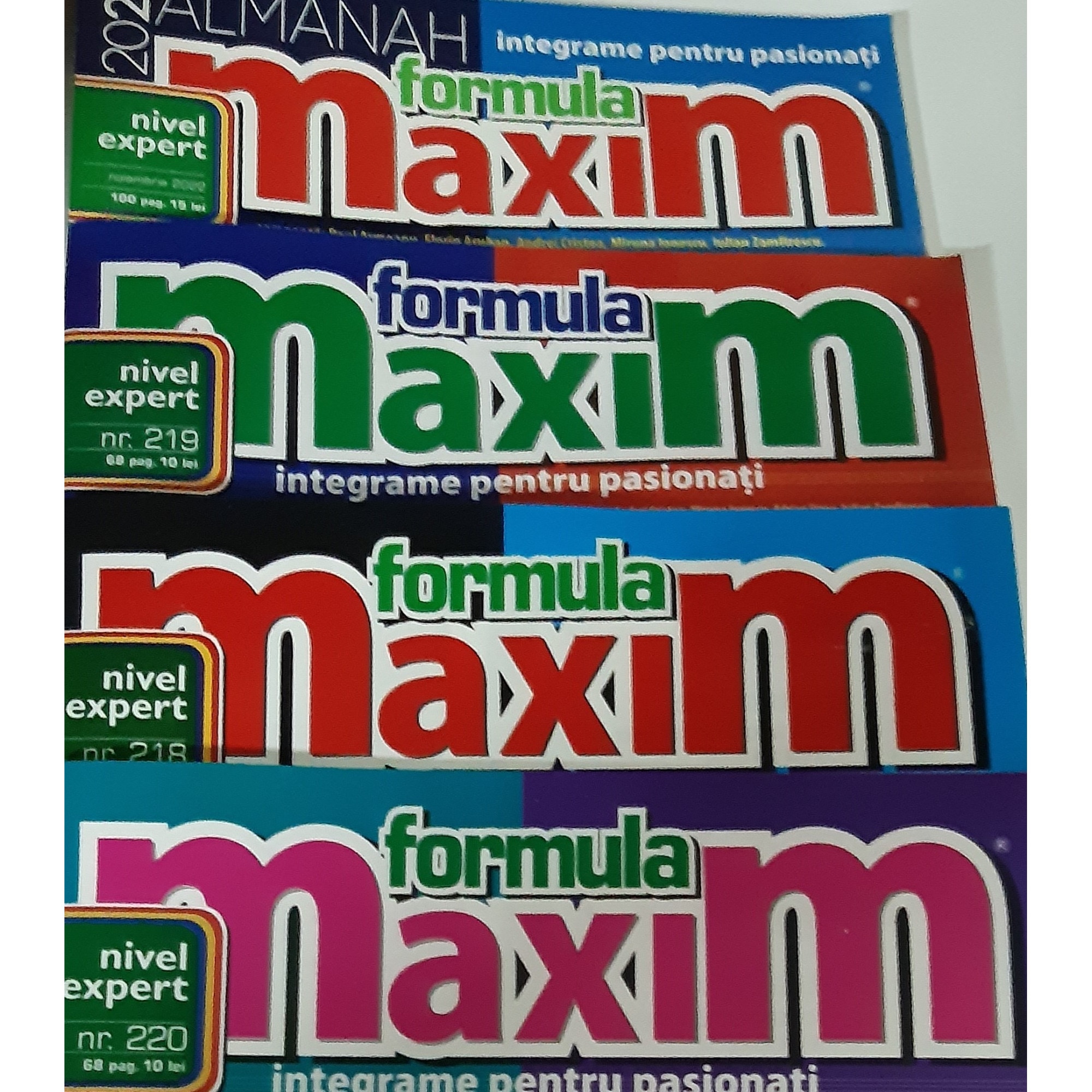 Pachet de 2 integrame formula Maxim diferite si 1 almanah formula Maxim ...