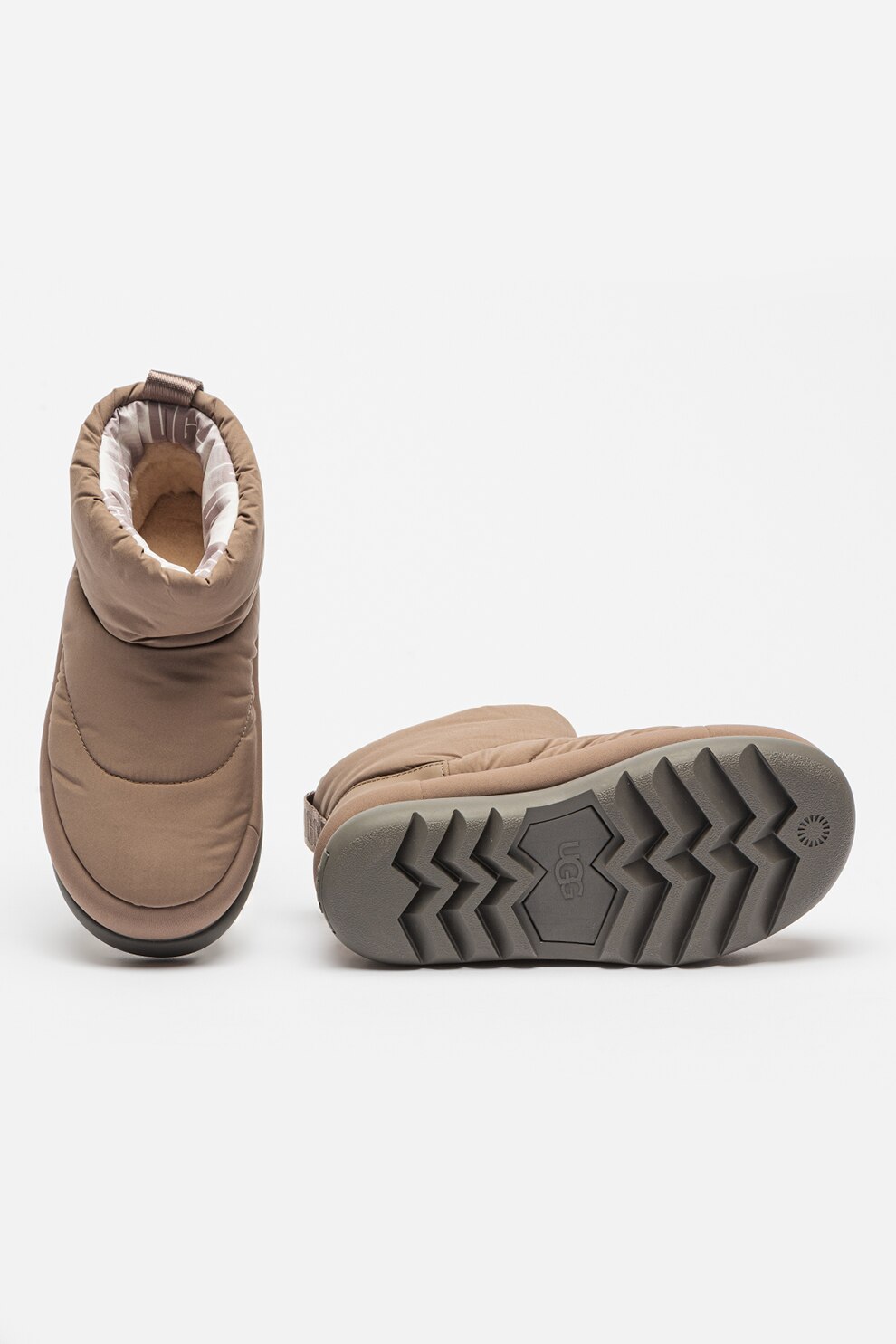 UGG, Ghete rezistente la apa cu model matlasat fara inchidere Maxi Mini ...