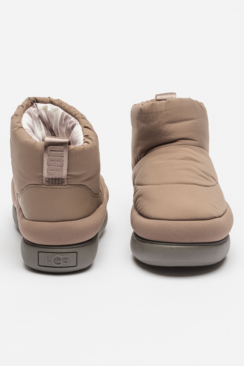 UGG, Ghete rezistente la apa cu model matlasat fara inchidere Maxi Mini ...
