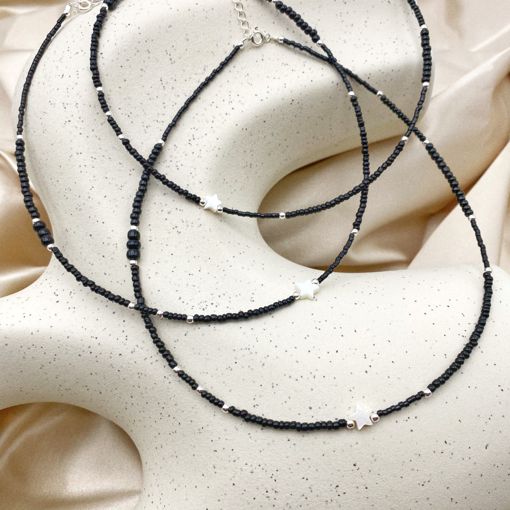 Colier cu Stea din Sidef, bile din Argint 925 si margele Miyuki negre ...