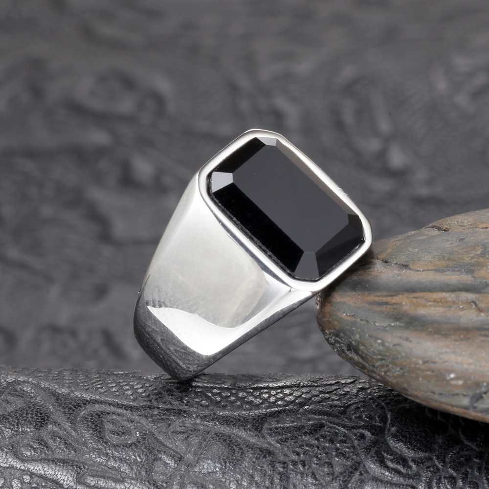 Inel inox argintiu cu zirconiu negru - eMAG.ro