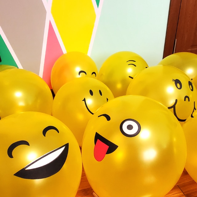 Set 12 baloane CCmax din latex, Emoticoane diverse modele, 30.5 cm ...