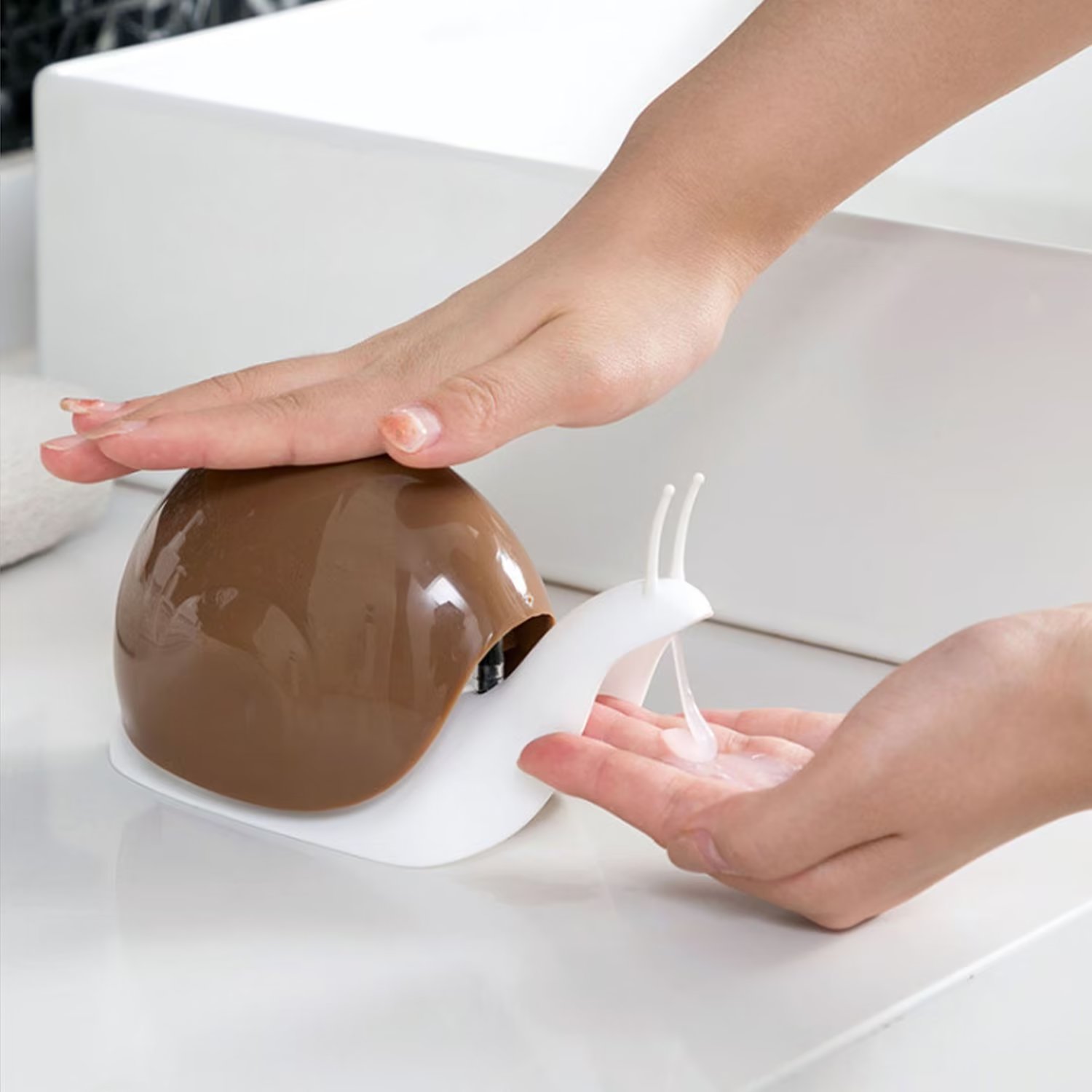 Dozator de sapun in forma de melc, Sunmostar, Plastic, 120 ml, Maro ...