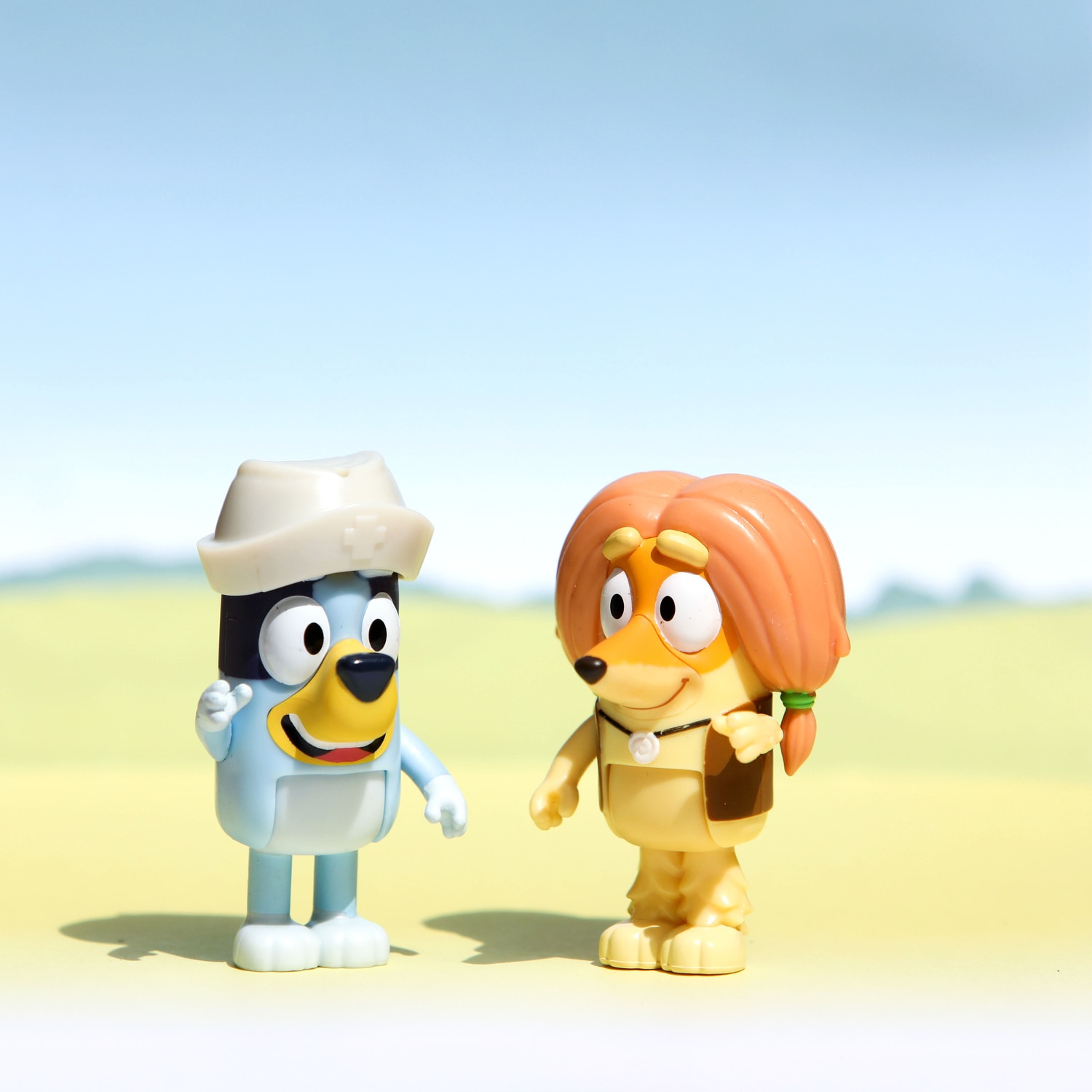 Комплект 2 фигурки Bluey - Bluey & Indy, Doctor Checkup - eMAG.bg