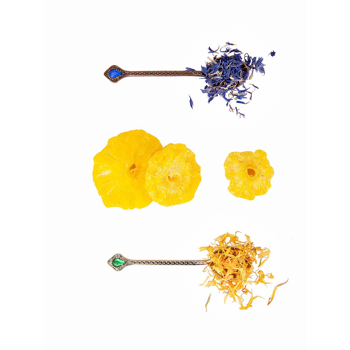 Ceai negru Chelton in Vaza metalica cu Irisi, coacaze negre si ananas ...