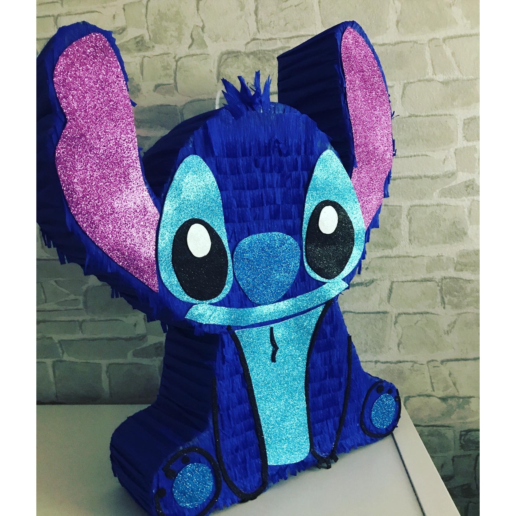 Pinata petreceri Stitch cu bata si confetti - eMAG.ro