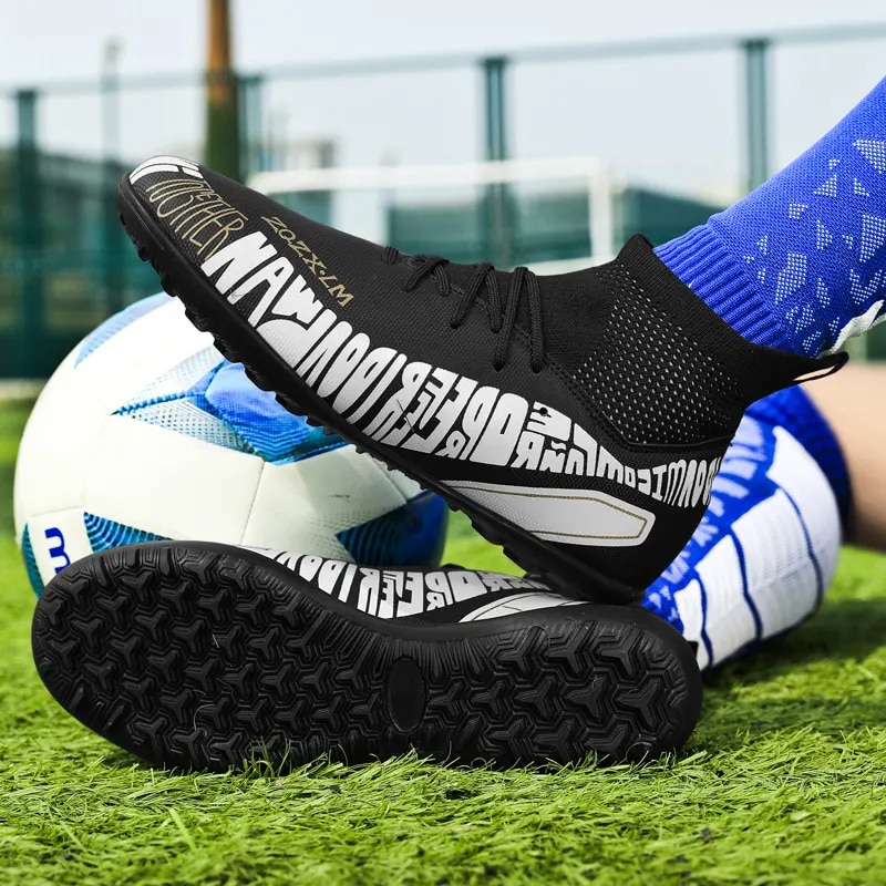 Ghete de fotbal MBrands cu glezniera 6.6 pentru teren sintetic culoare ...