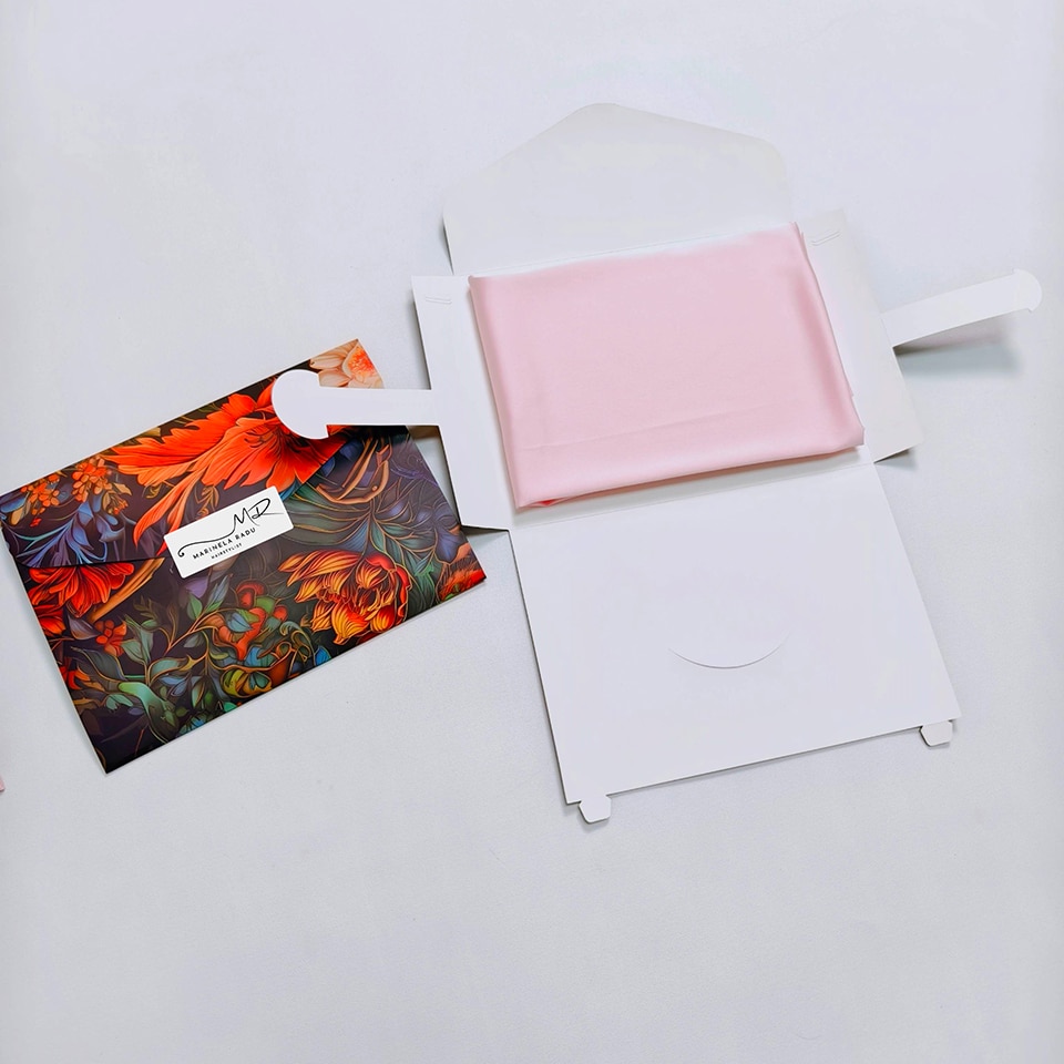 Fata de Perna din Satin cu Protectie pentru Par si Ten, Marinela Radu ...