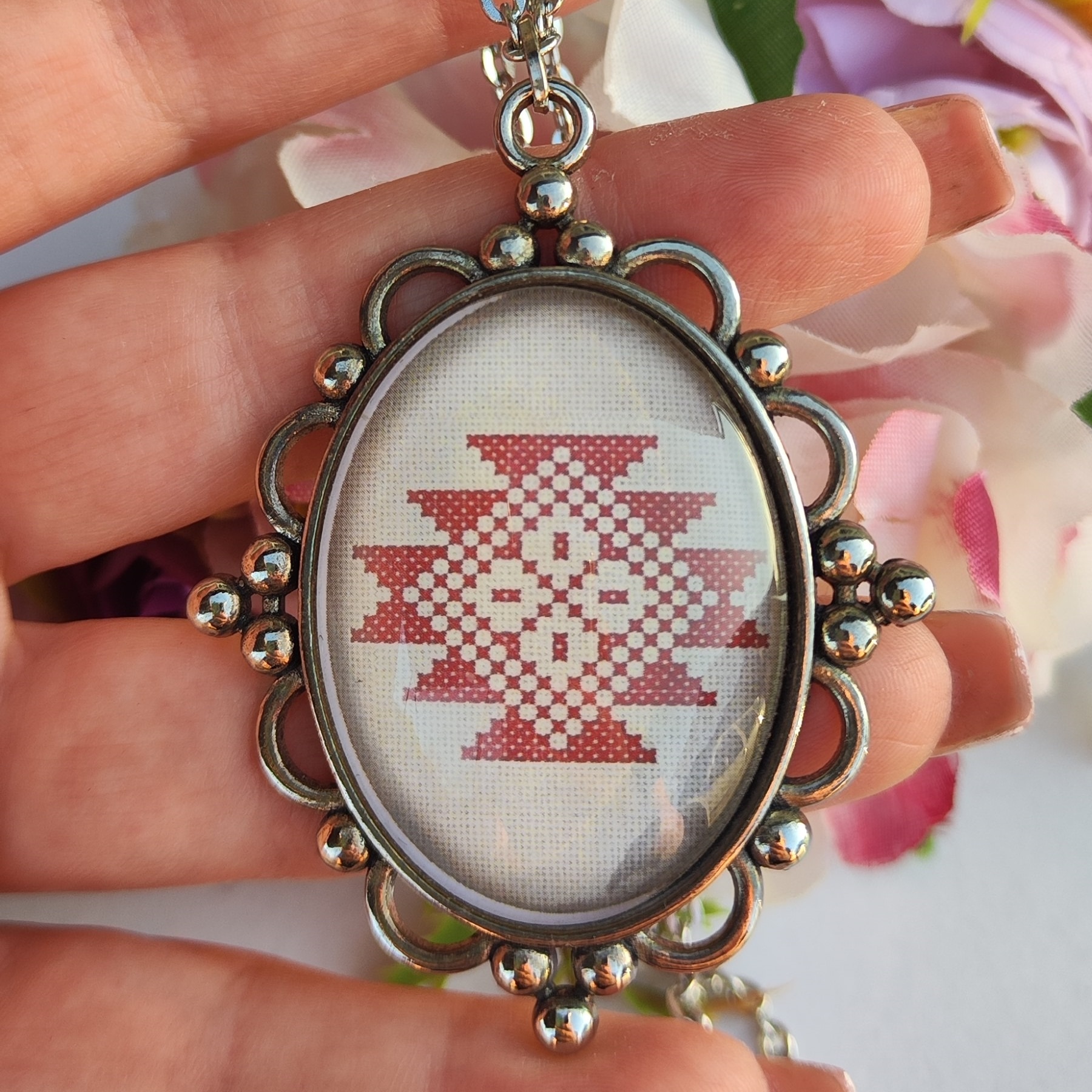 Colier cu medalion motive traditionale romanesti, 223 - eMAG.ro