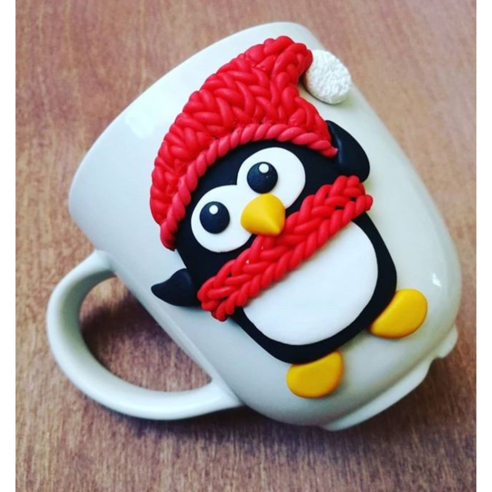 Cana de Craciun cu lut polimeric Fimo, Handmade, "Pinguin", 350 ml ...