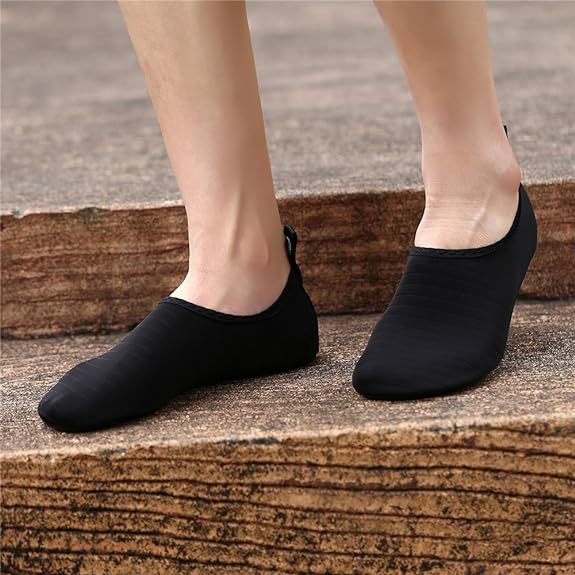 Papuci pentru apa, negri cu dungi, cu uscare rapida, marimea 38-39 ...