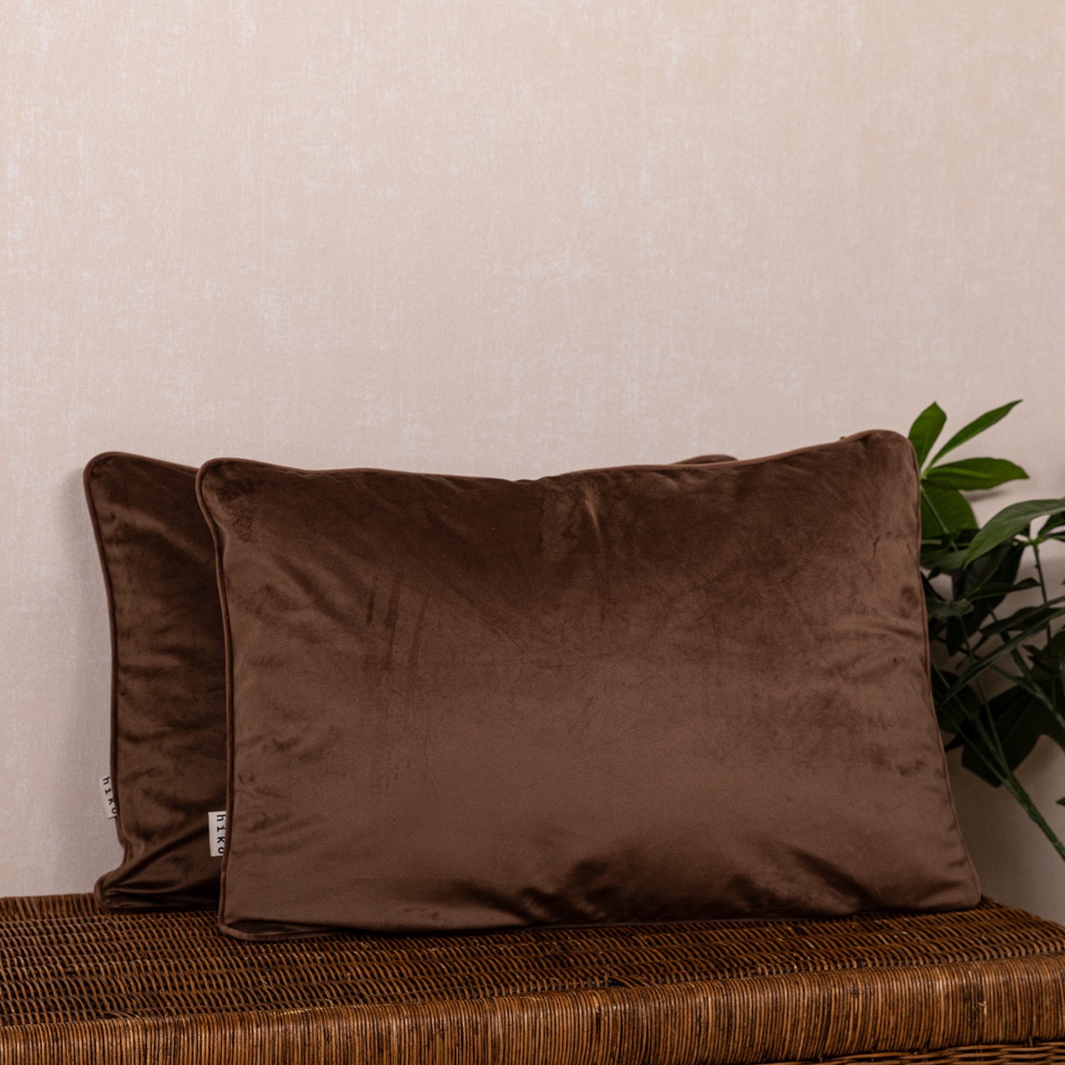 Set 2 perne decorative 2x40x60cm cu fata detasabila, Hiko COMFY catifea ...