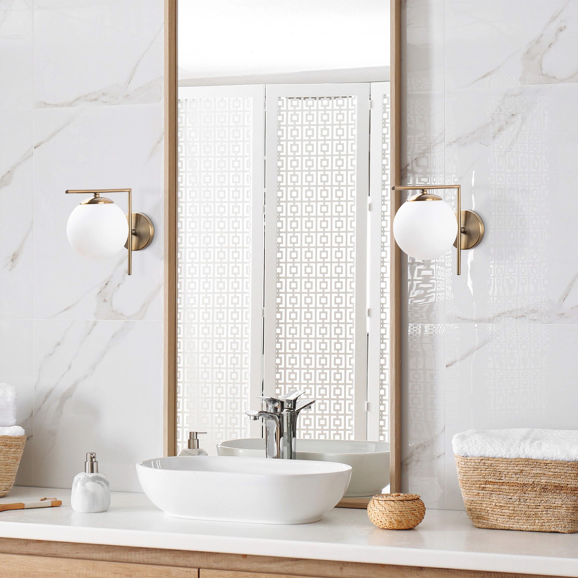 Aplica de perete aurie cu abajur alb, antic - eMAG.ro