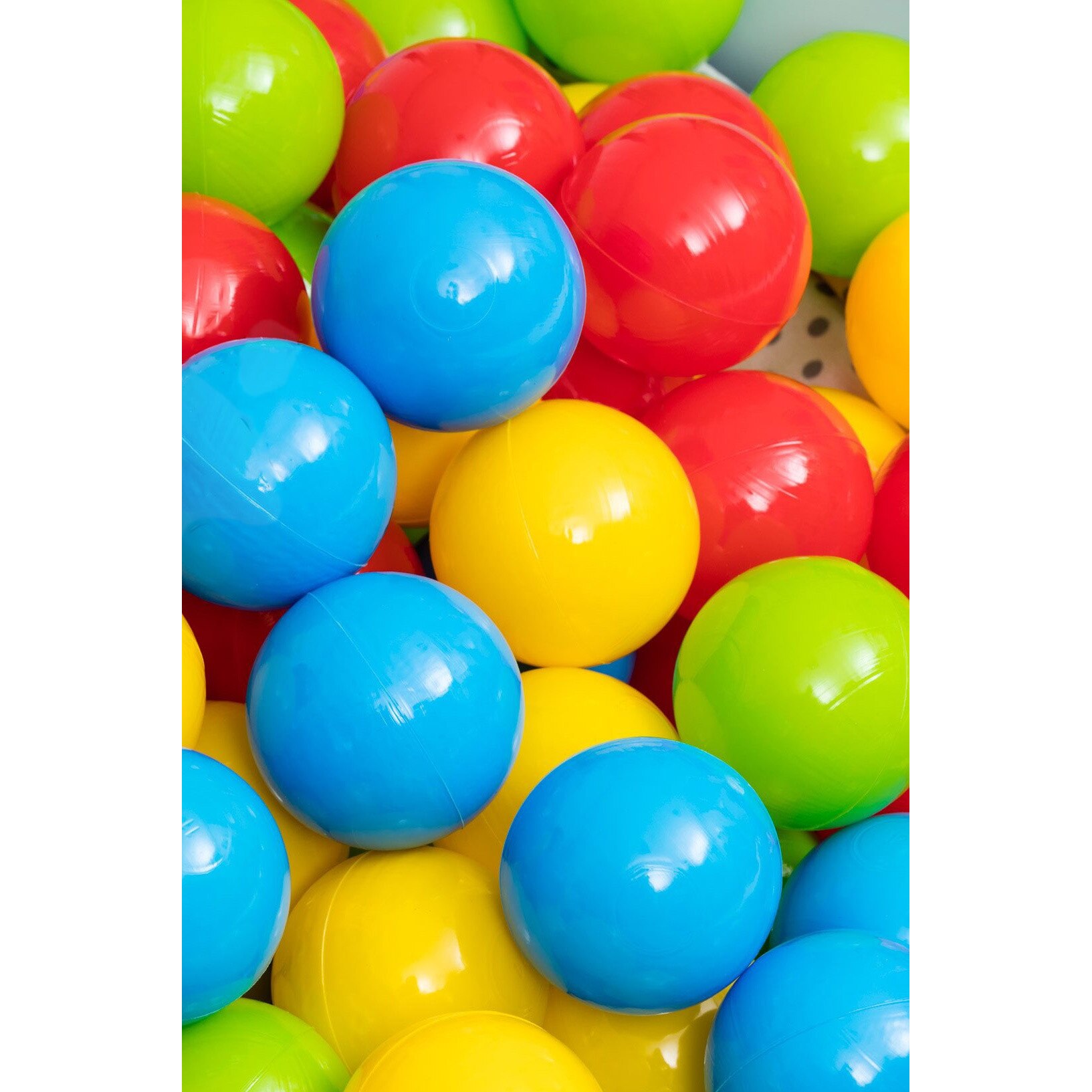 Mingi din plastic in plasa Dohany 6, 5 cm colorate 60 de bucati - eMAG.ro