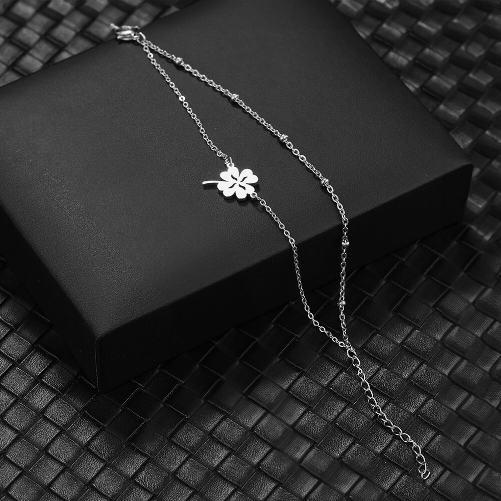 Bratara dama, model dublat cu accesorii bilute, tematica lucky charm ...
