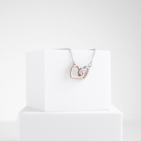 Colier cu Inimi Impletite, Pentru cea mai atragatoare partenera de ...