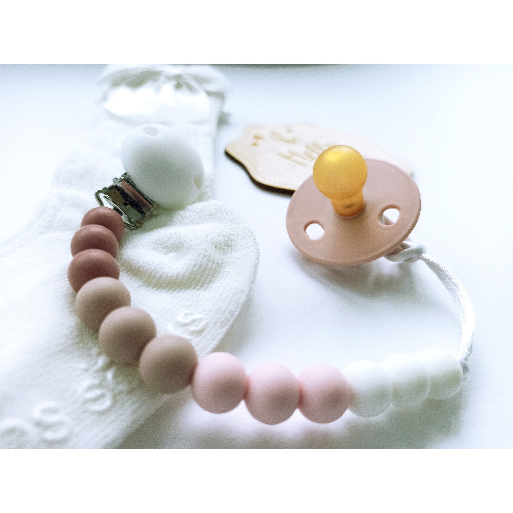 Lantisor pentru suzeta, handmade, silicon alimentar, roz prafuit, 21 cm ...