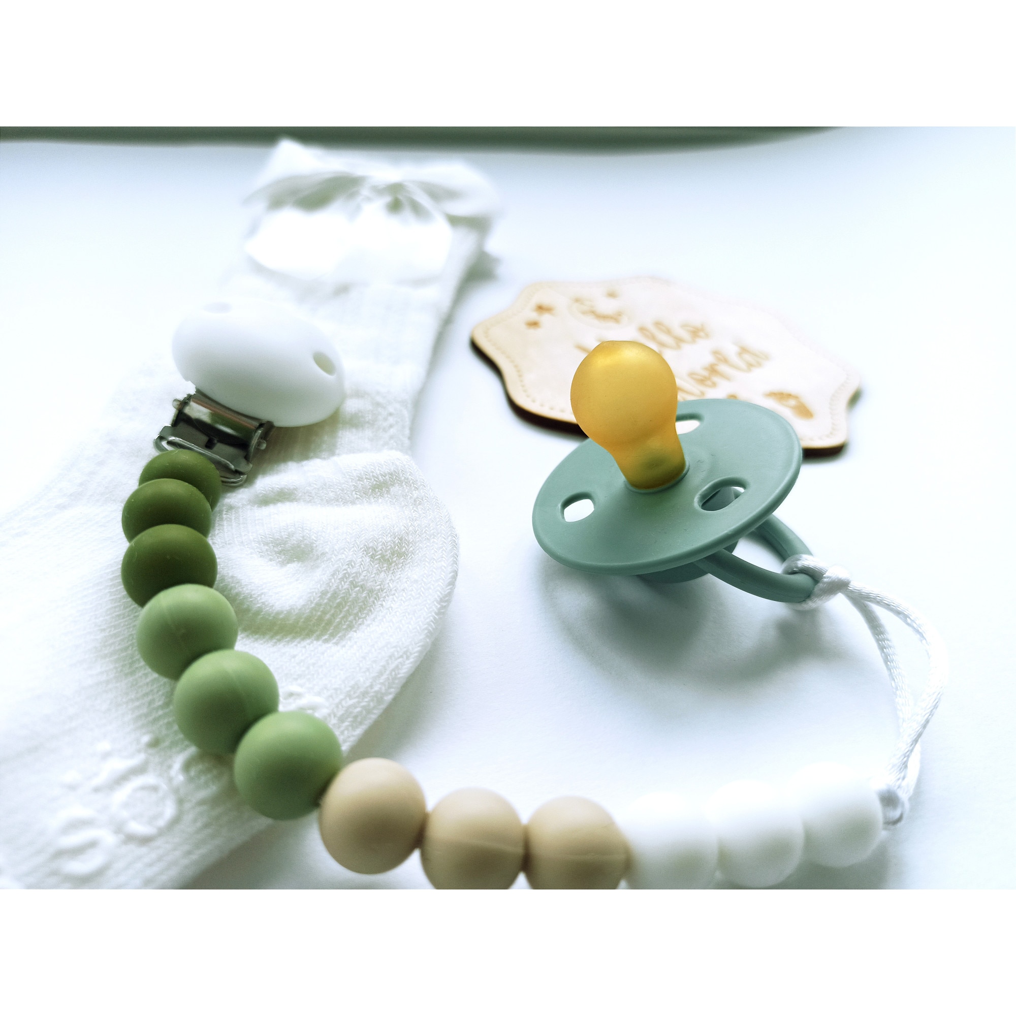 Lantisor pentru suzeta, handmade, silicon alimentar, verde prafuit, 21 ...