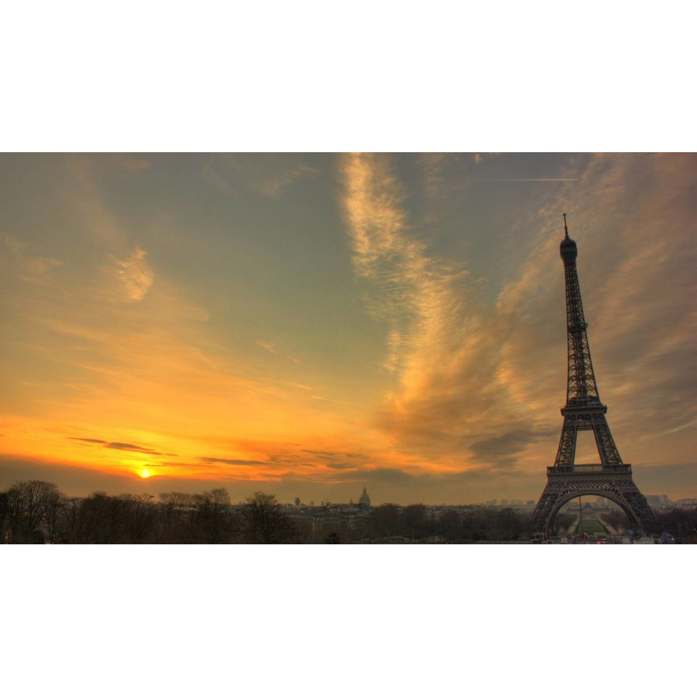 Sticker - Turnul Eiffel La Rasarit, 70x120 cm - eMAG.ro