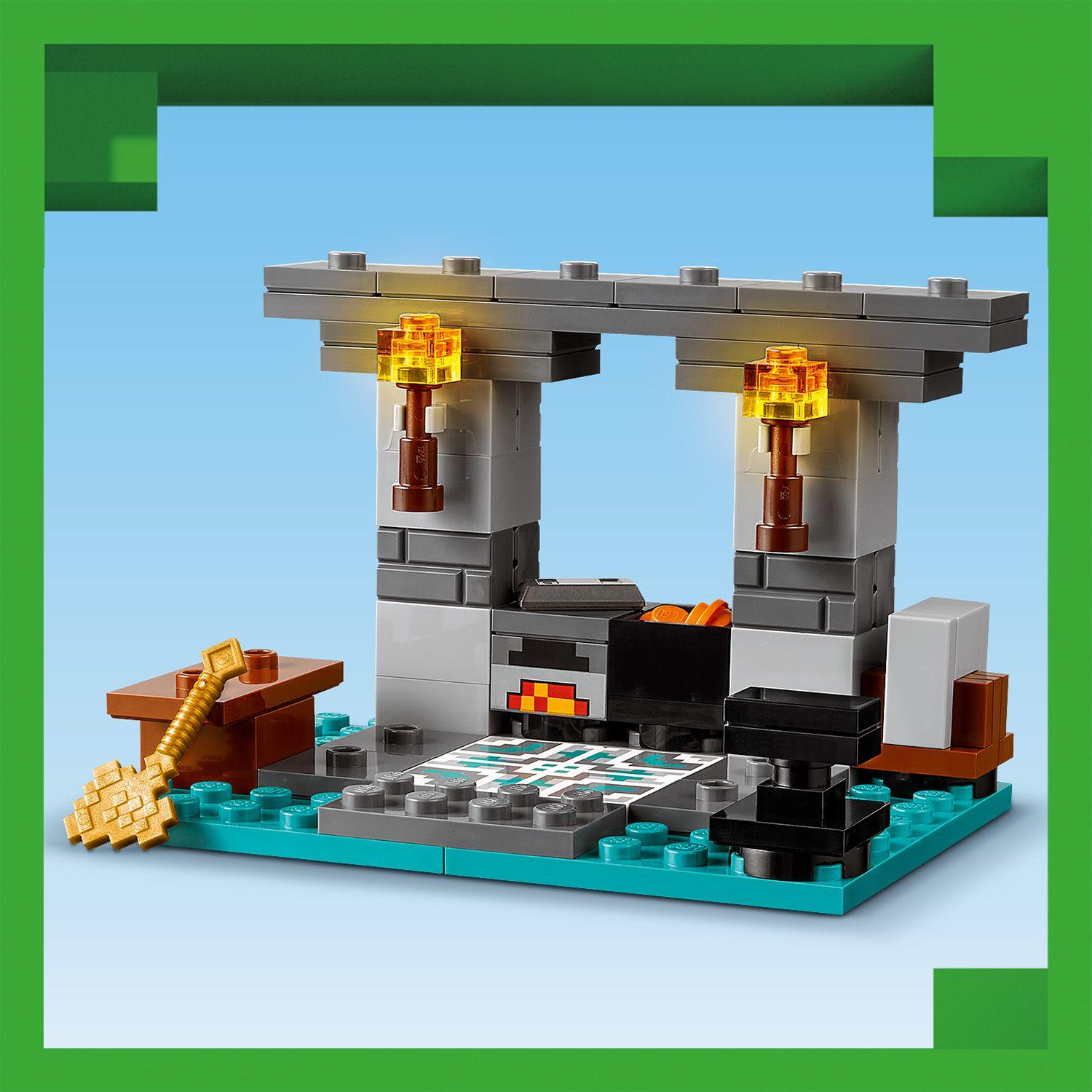 LEGO® Minecraft® - Armuraria 21252, 203 piese - eMAG.ro