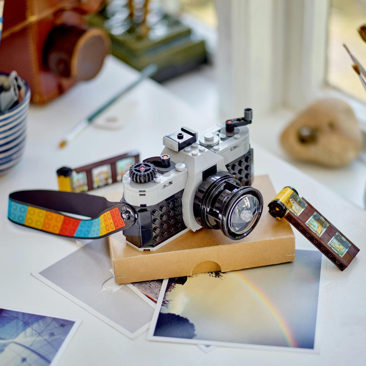 LEGO® Creator 3 в 1 - Ретро камера 31147, 261 части - eMAG.bg