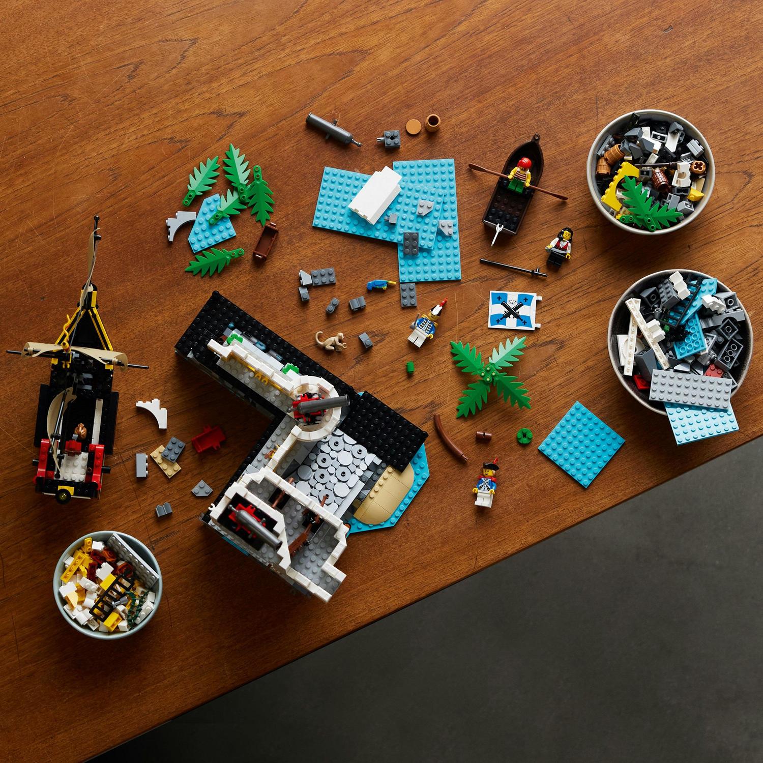 LEGO® Creator Expert - Fortareata Eldorado 10320, 2509 piese - eMAG.ro